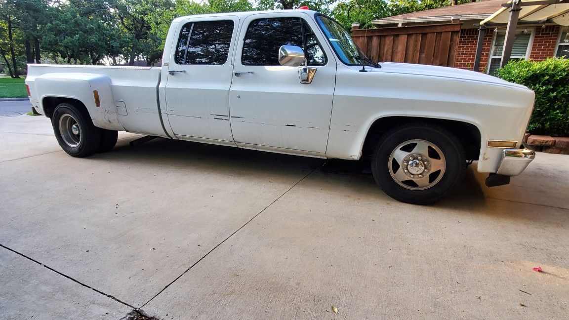 1990 chevy squarebody c30, r35 dually ls swapped for Sale in Fort Worth ...