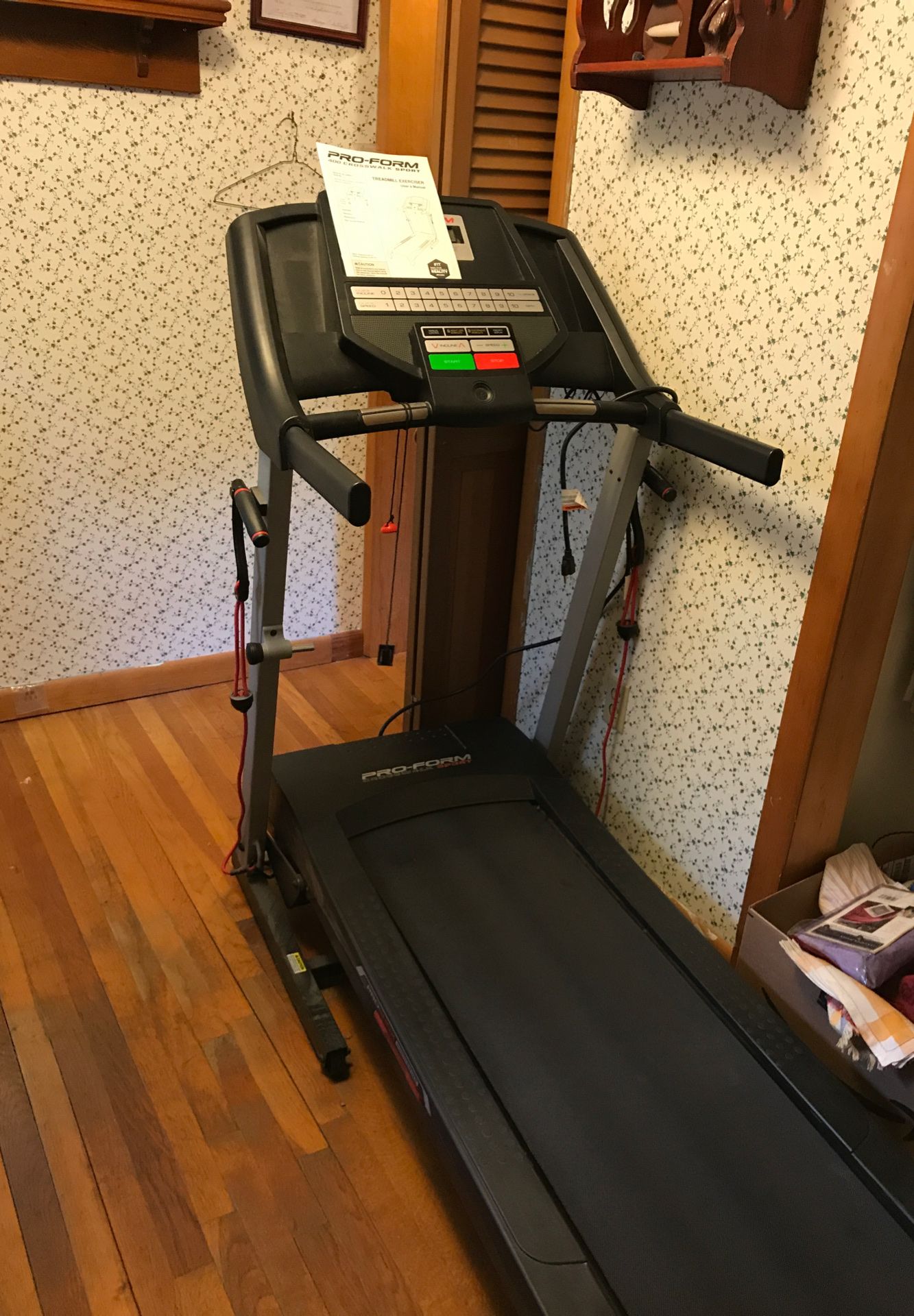 Proform crosswalk sport 400 treadmill for Sale in Medway, MA - OfferUp
