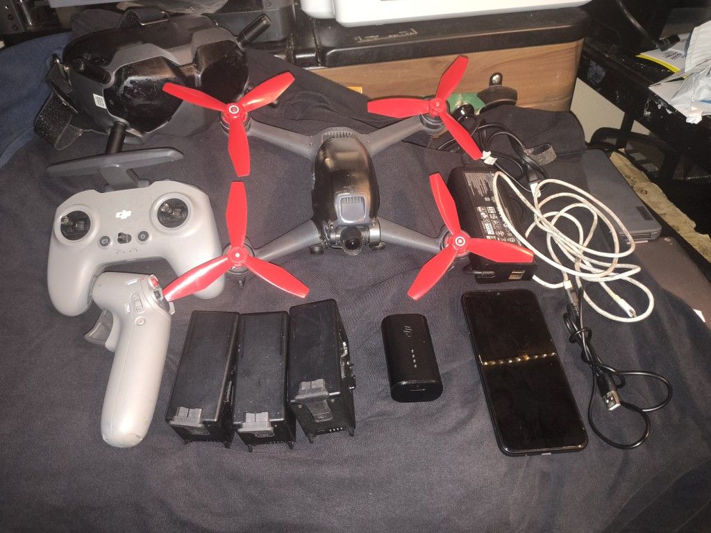 DJI FPV Fly More Combo W/ Motion Controller Plus 3 Batteries for Sale ...