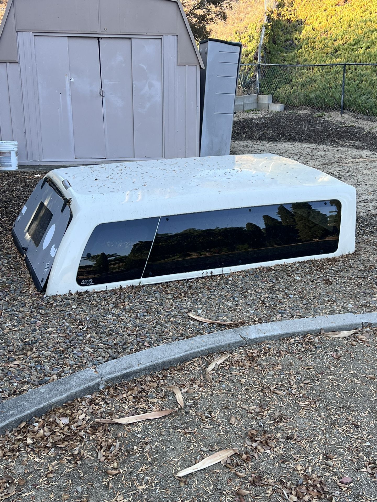 Leer 8ft Camper Shell for Sale in San Diego, CA - OfferUp