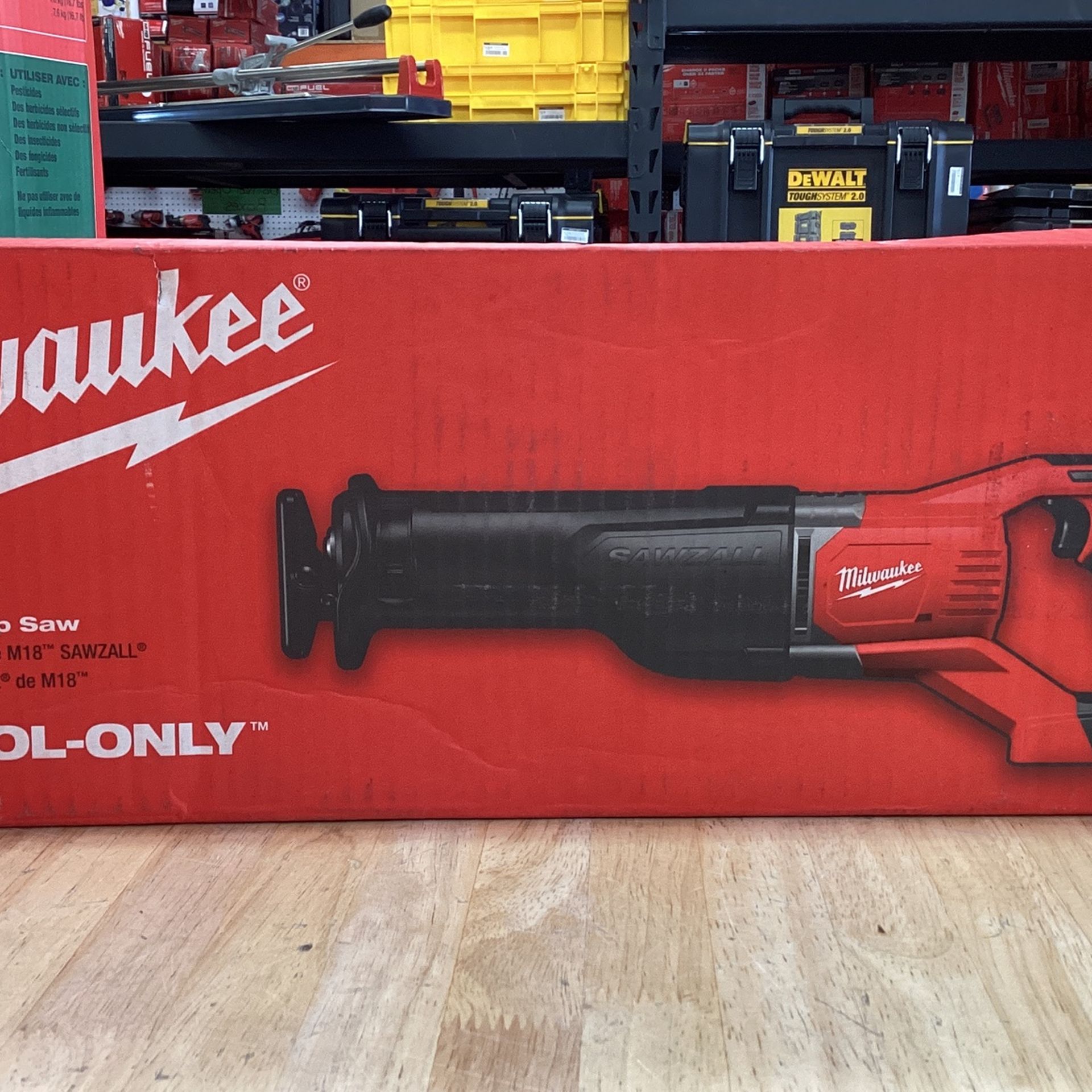 Used Like New Milwaukee M18 18 Volt Lithium Ion Cordless SAWZALL Reciprocating Saw Tool Only Tools Machinery