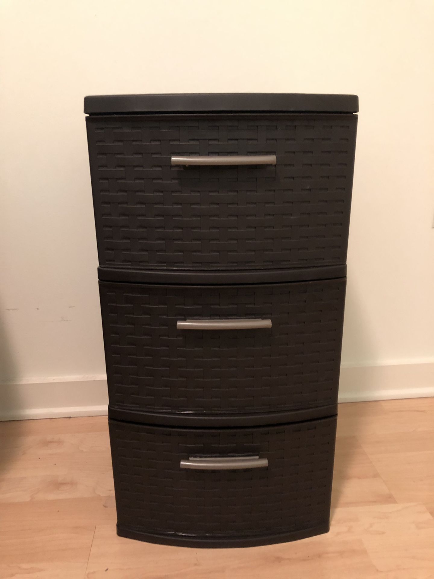 Plastic storage bin for Sale in Memphis, TN - OfferUp