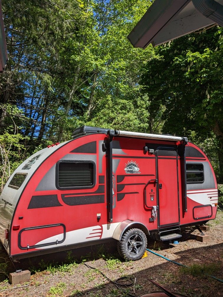 2017 Winnebago Winnie Drop 1780 Travel Trailer for Sale in Tacoma, WA ...