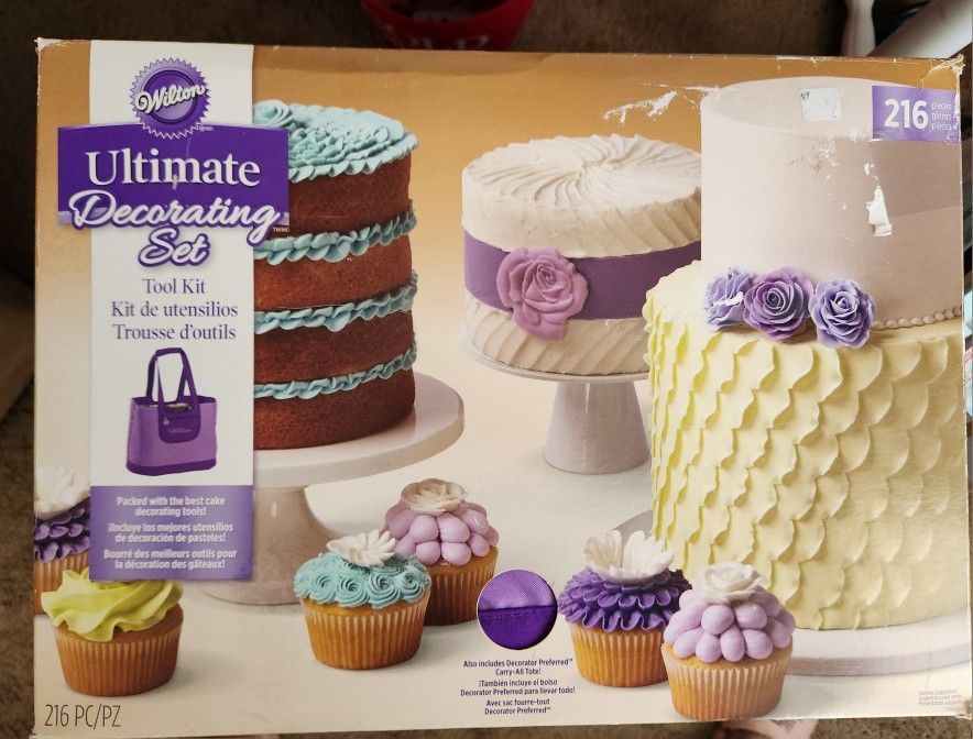 Wilton Ultimate Cake Decorating Kit