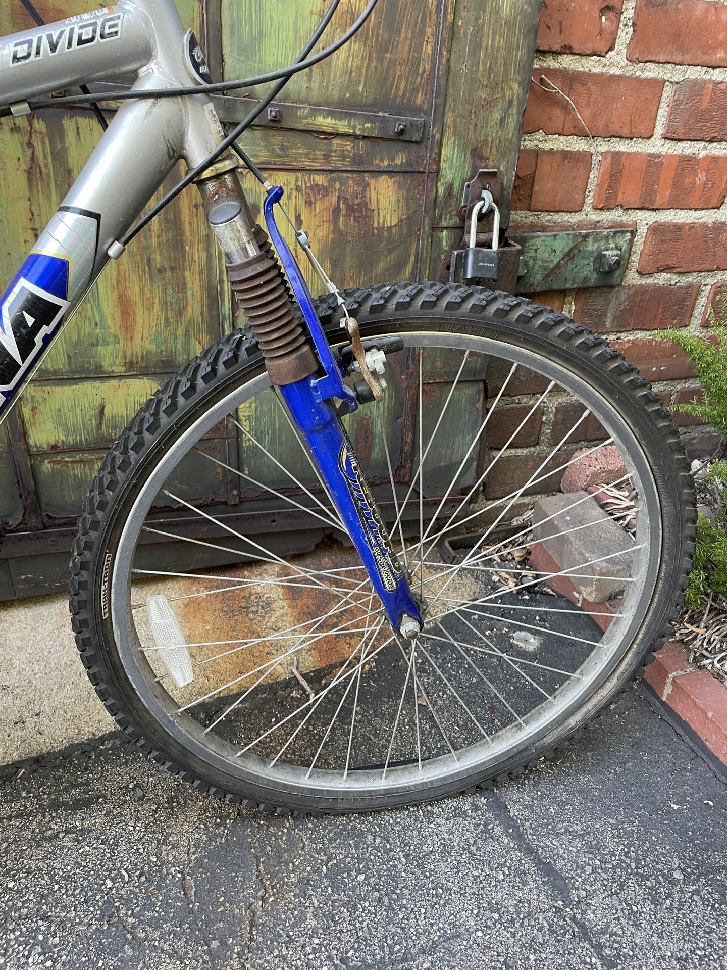 Magna Mountain Bike for Sale in Pasadena, CA - OfferUp