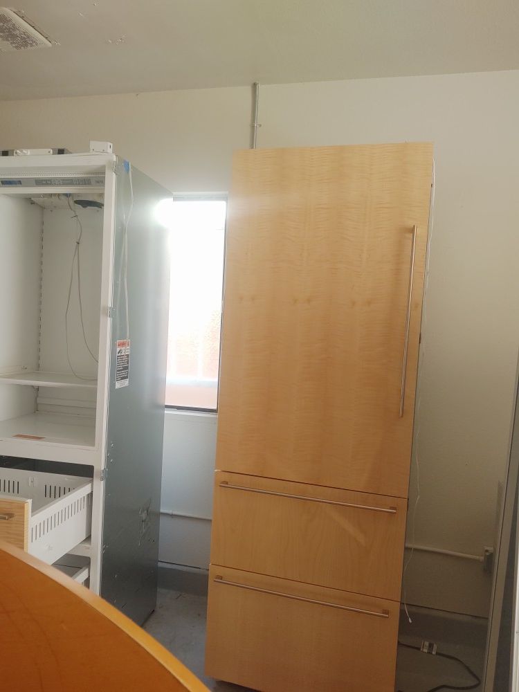 Sub-Zero 700TC Refrigerator and Freezer for Sale in Las Vegas, NV - OfferUp