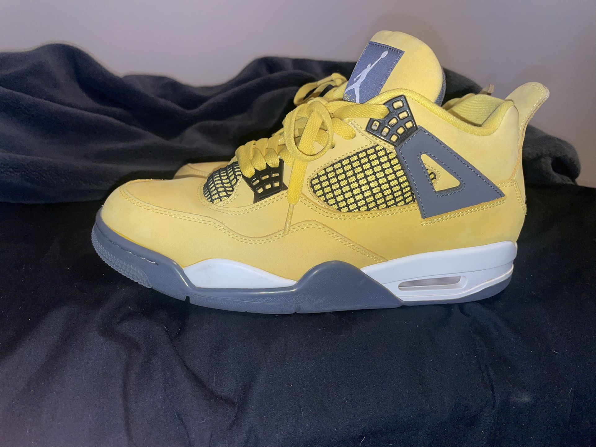Jordan Lighting 4s for Sale in San Antonio, TX - OfferUp