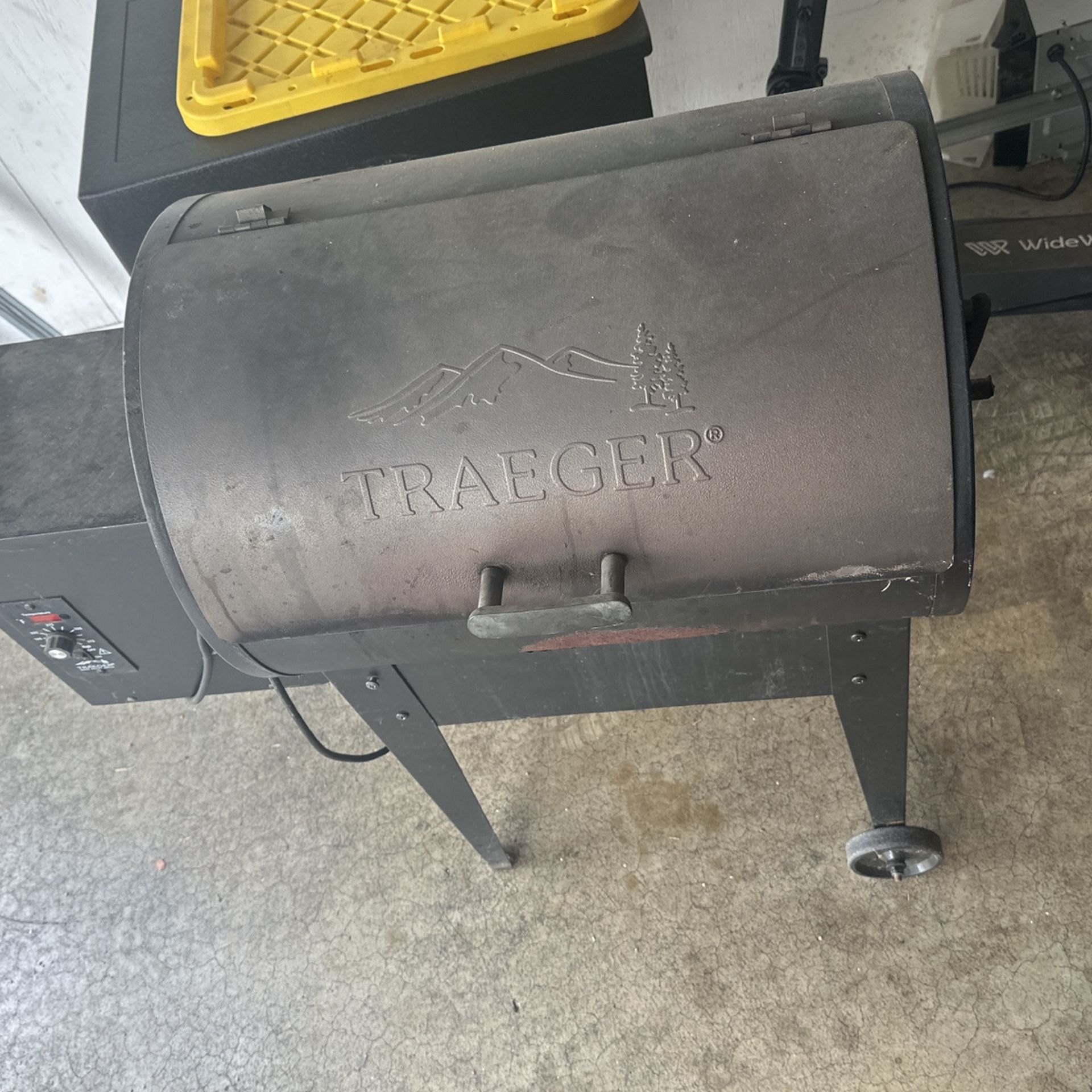 Traeger ( The Hopper Is Jammed) for Sale in Bellevue, WA - OfferUp