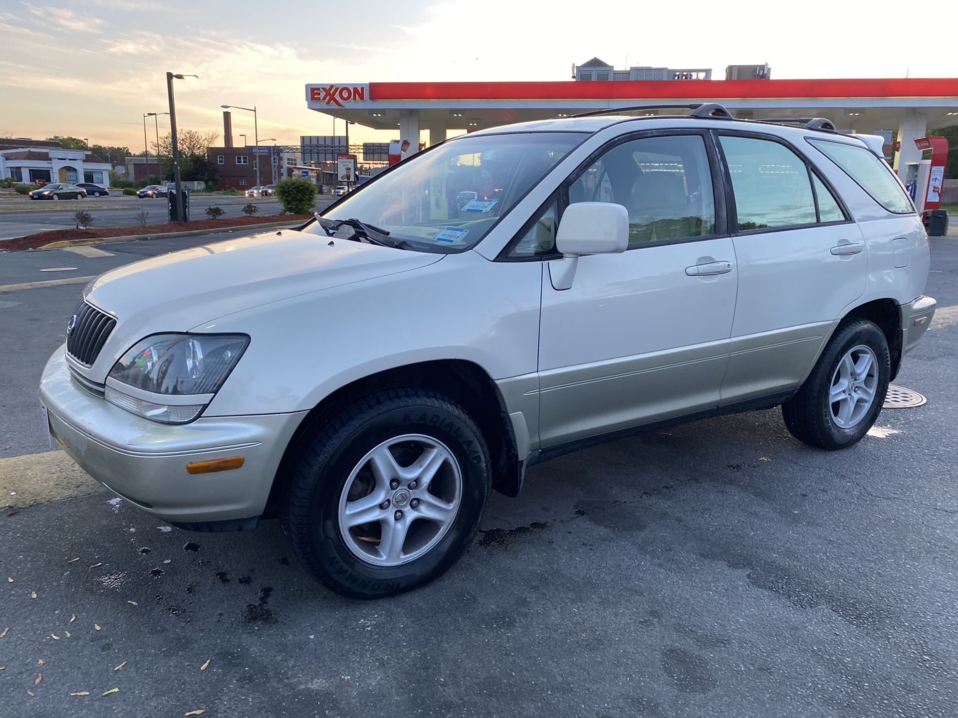 2000 Lexus Rx 300 for Sale in Washington, DC - OfferUp