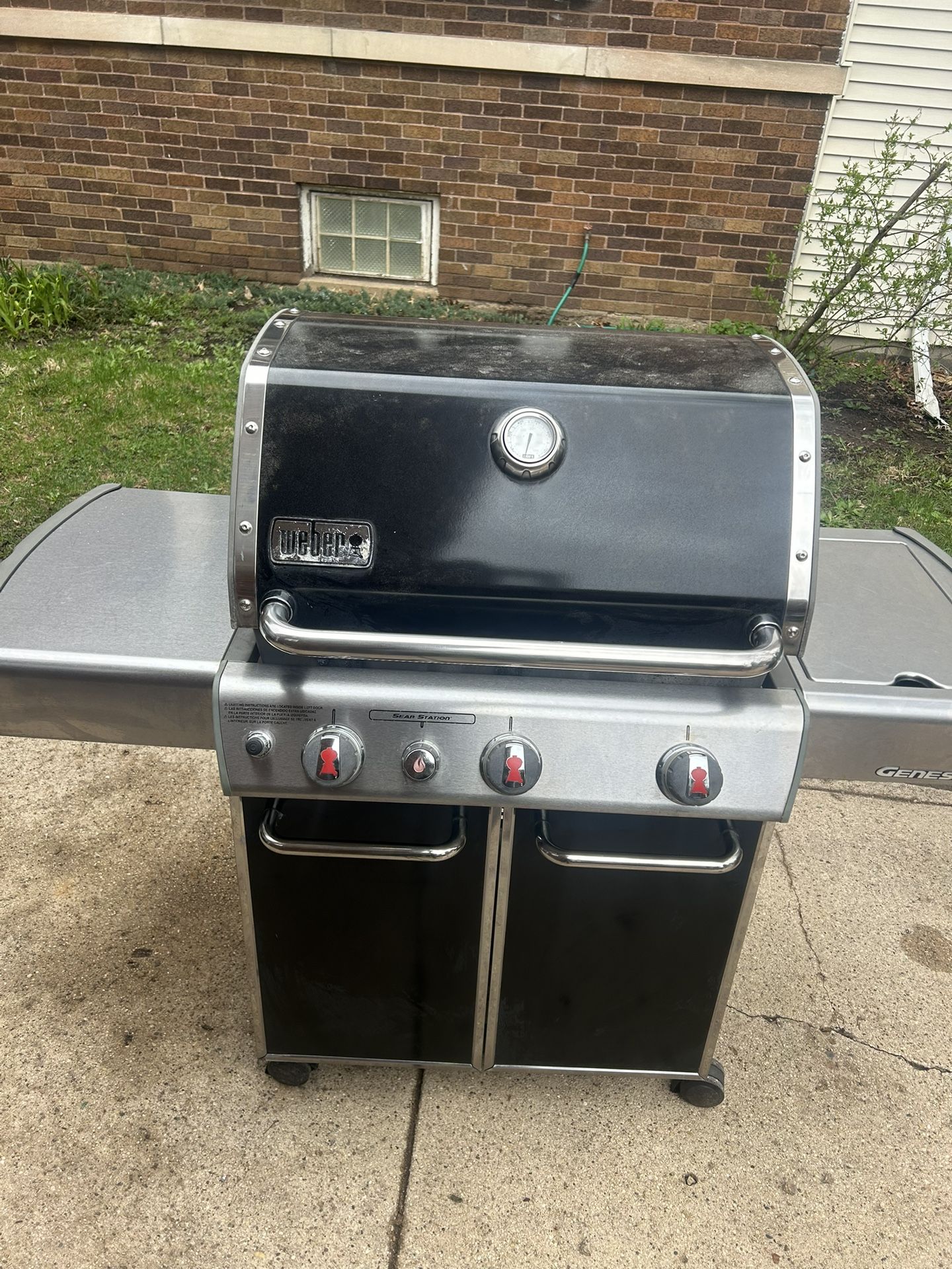 Weber Genesis for Sale in Aurora, IL - OfferUp
