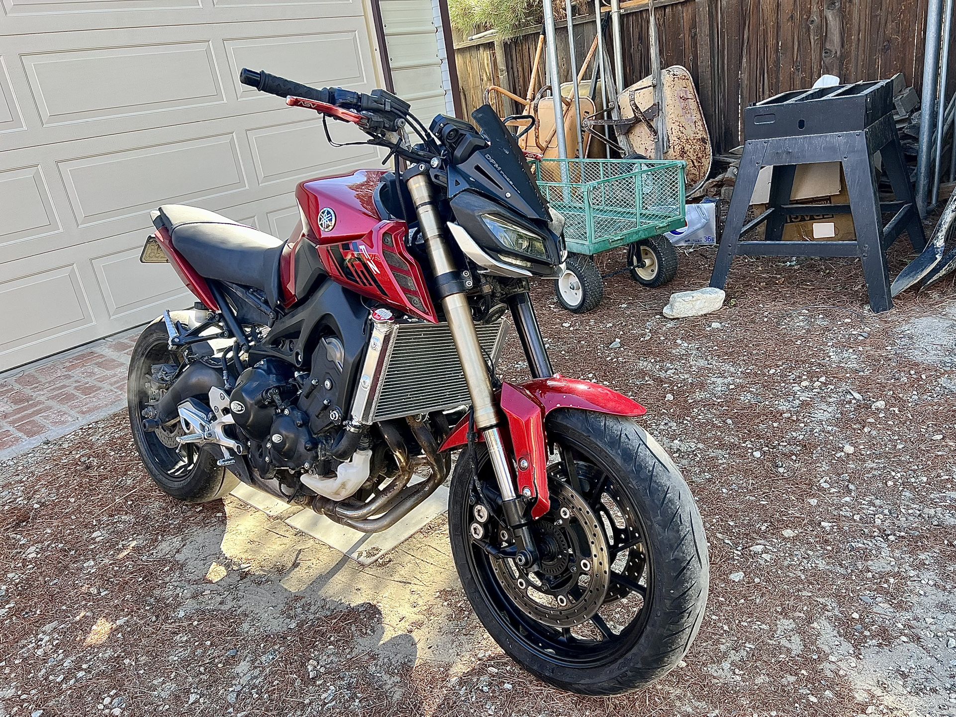 2017 Yamaha FZ-09 for Sale in Los Angeles, CA - OfferUp