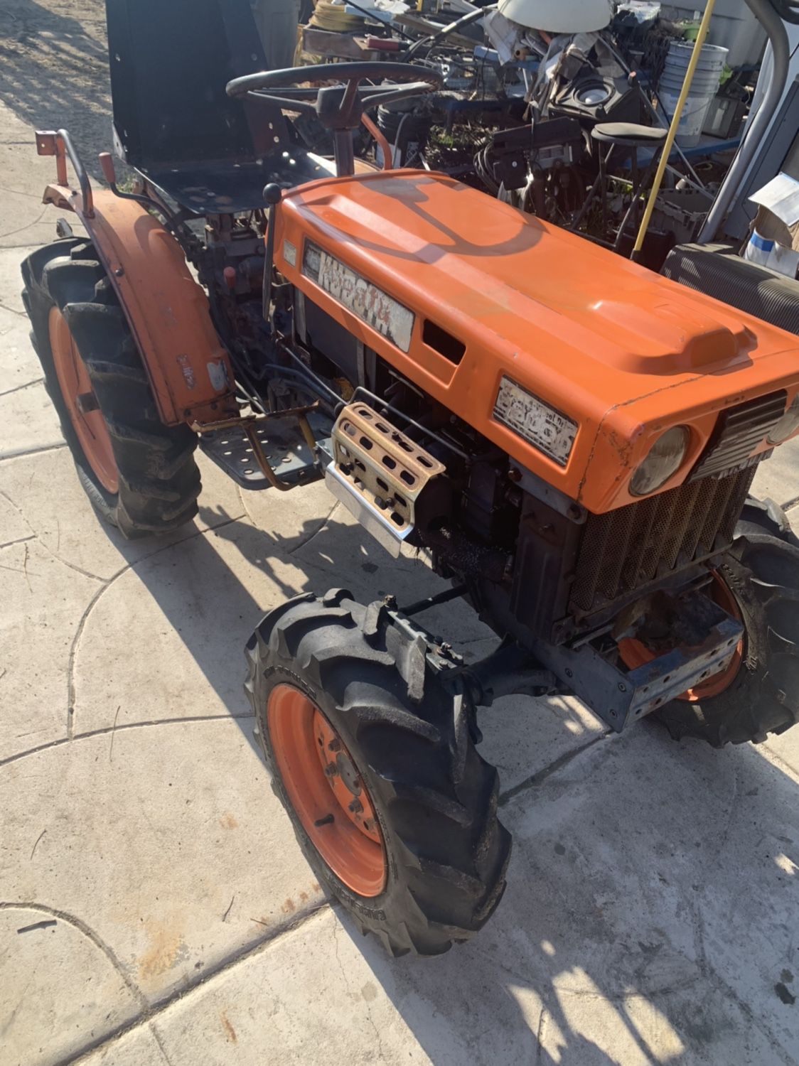 Kubota B6000 4x4 Diesel Tractor for Sale in Fontana, CA - OfferUp