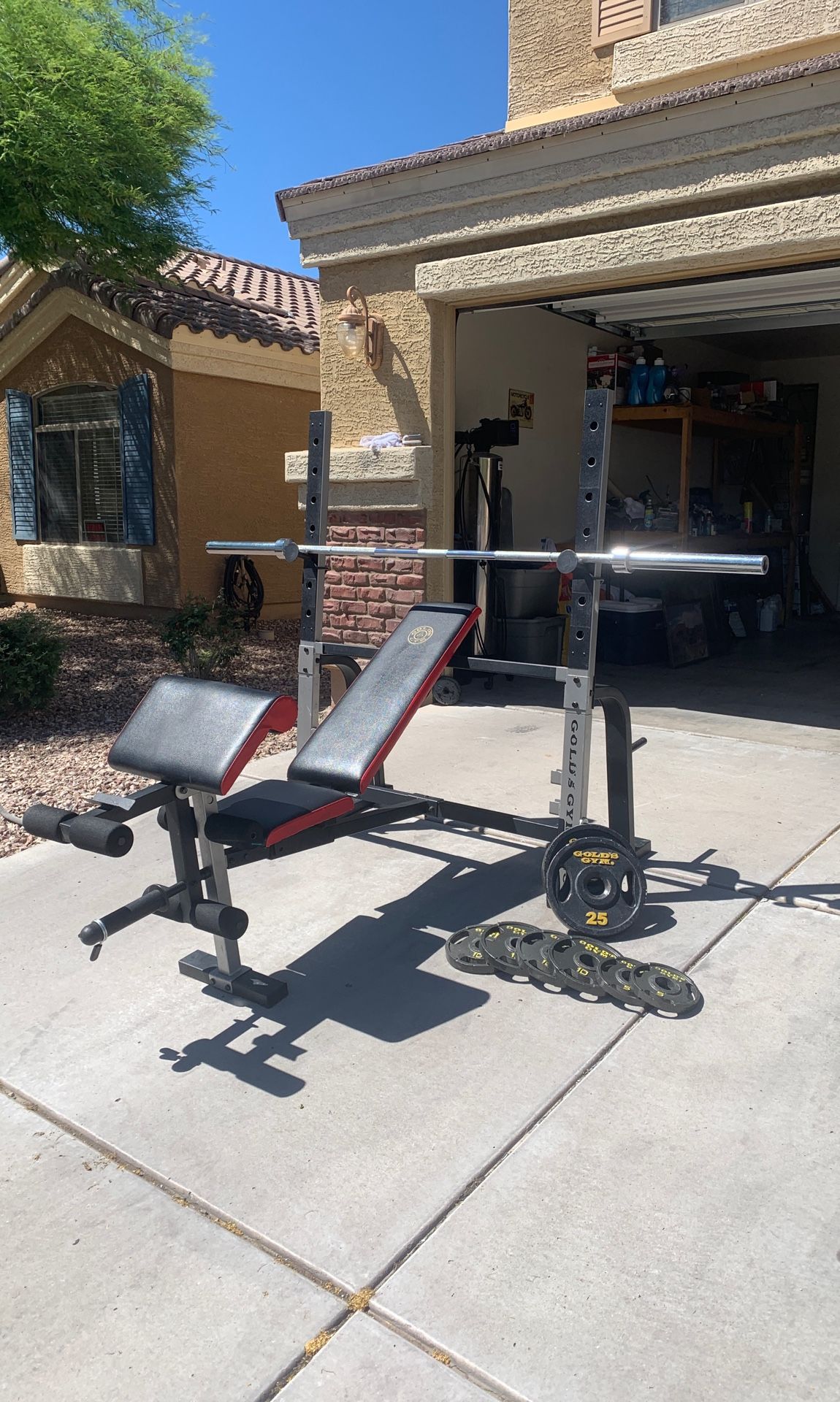 GOLDS GYM BENCH for Sale in Buckeye, AZ - OfferUp