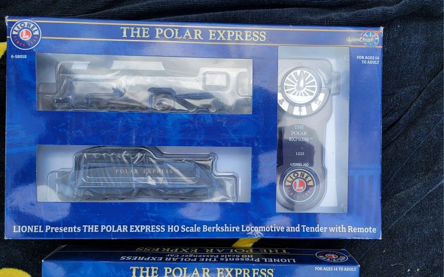 Polar Express Ho Train Set