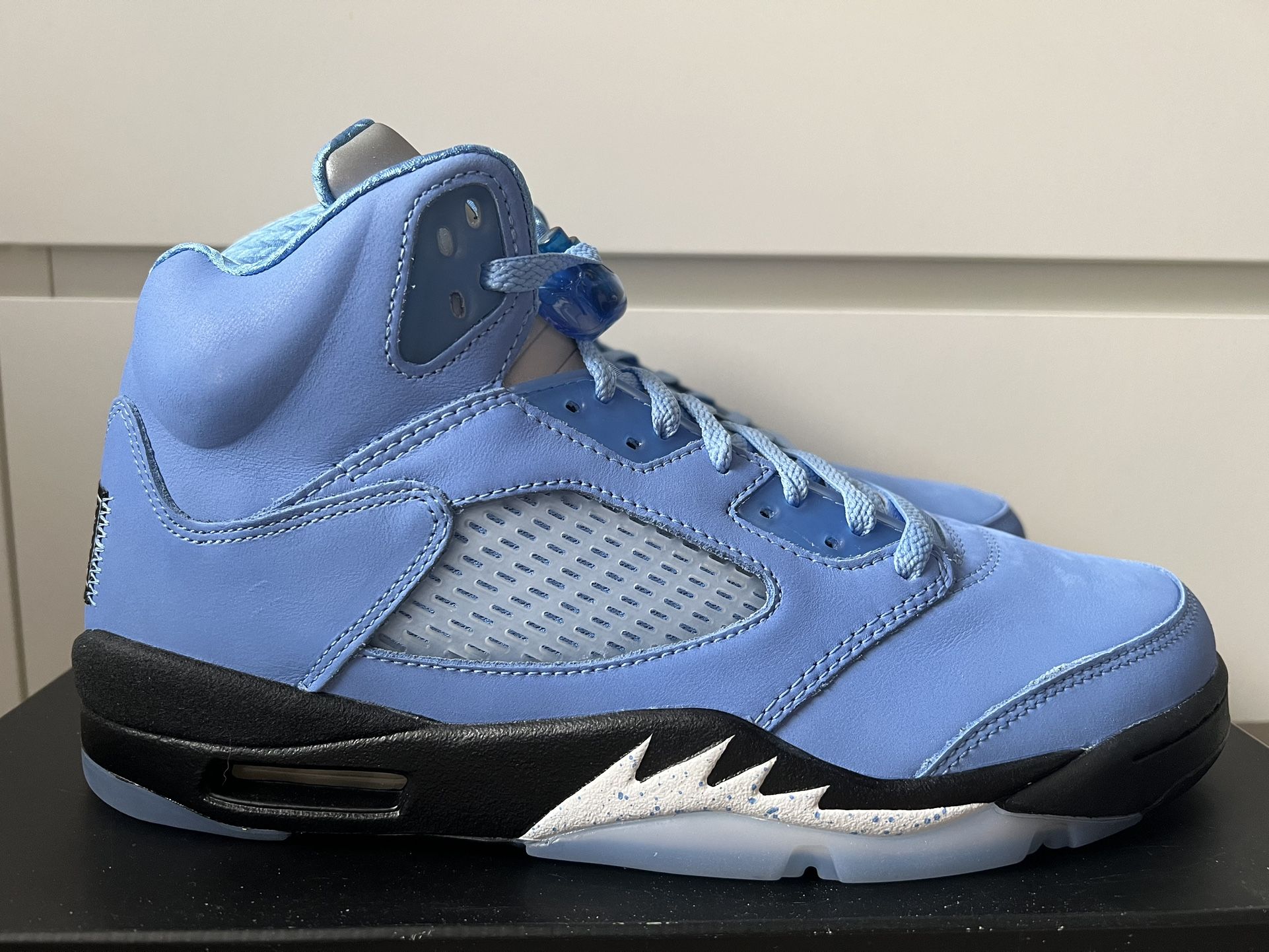 Retro 5 University Blue