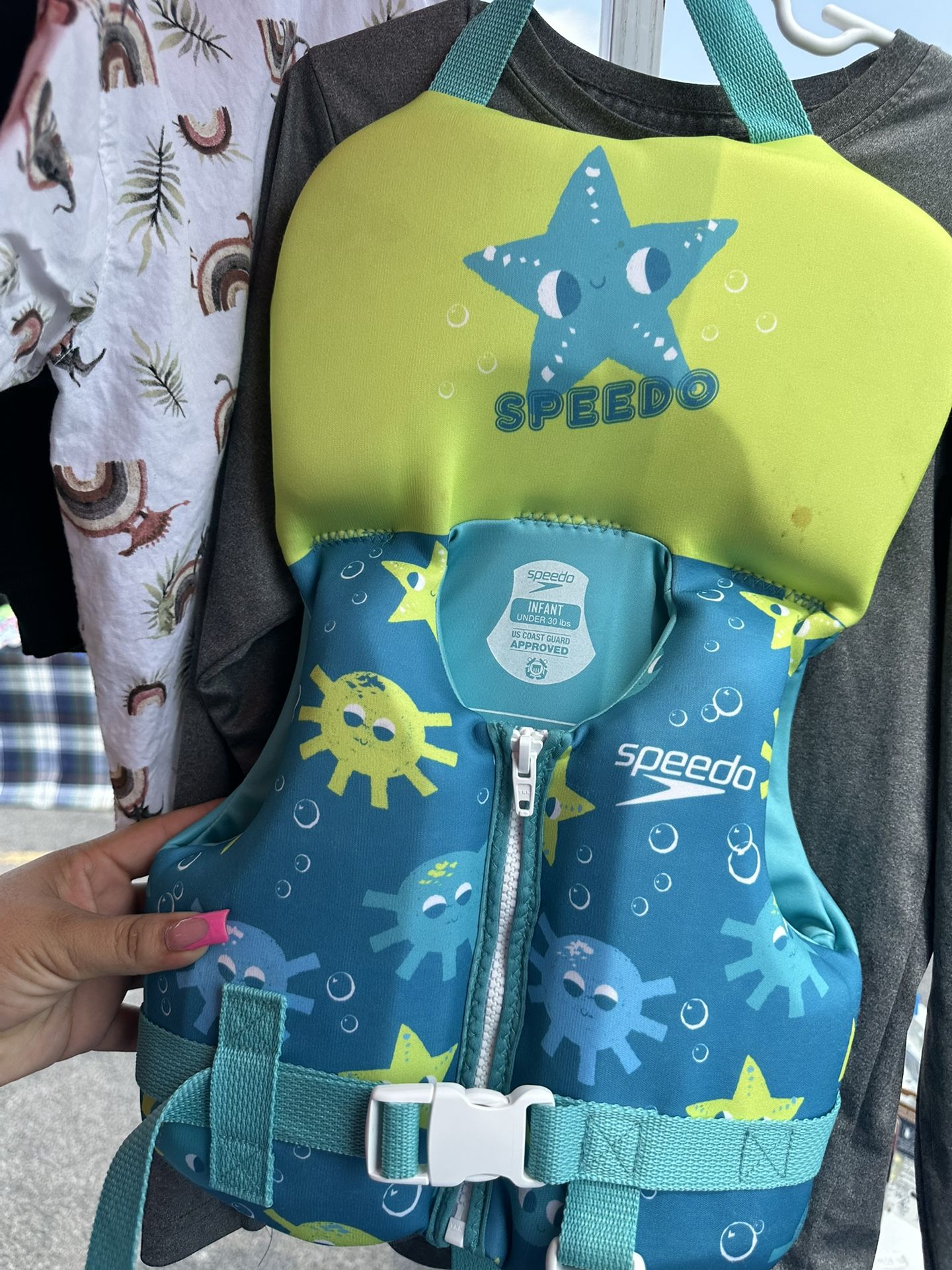 SUMMER POOL VEST 30lbs for Sale in Edinburg, TX - OfferUp