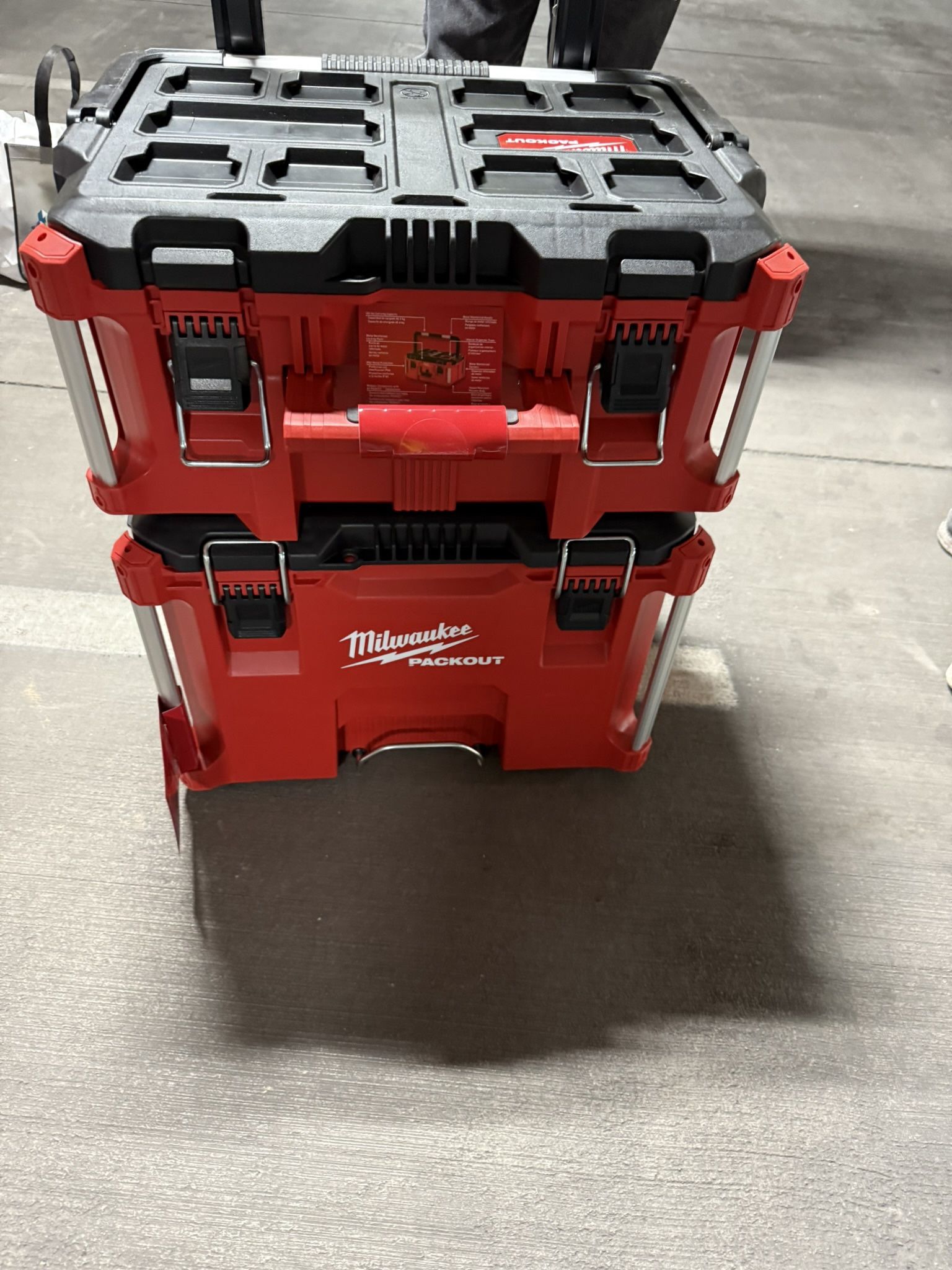 Milwaukee pack out toolbox for Sale in Henderson, NV - OfferUp