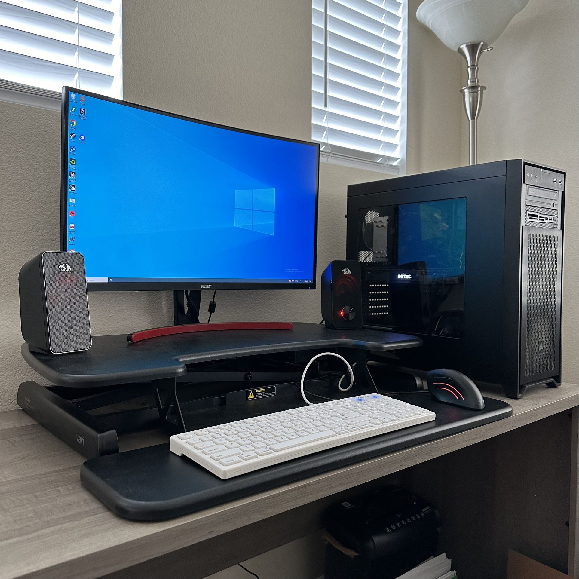 Gaming PC full setup (monitor, computer, keyboard, mouse, speakers ...