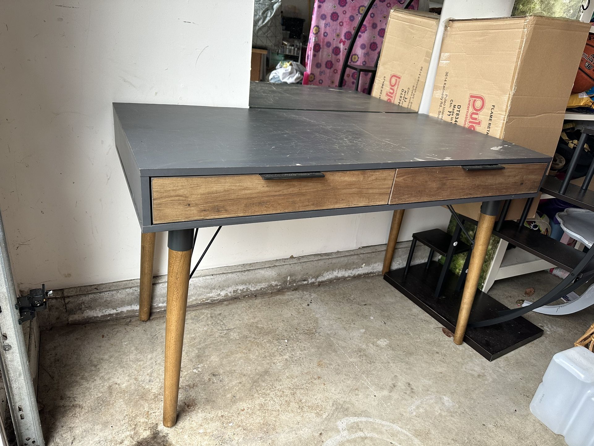 **FREE** Desk for Sale in Vancouver, WA - OfferUp