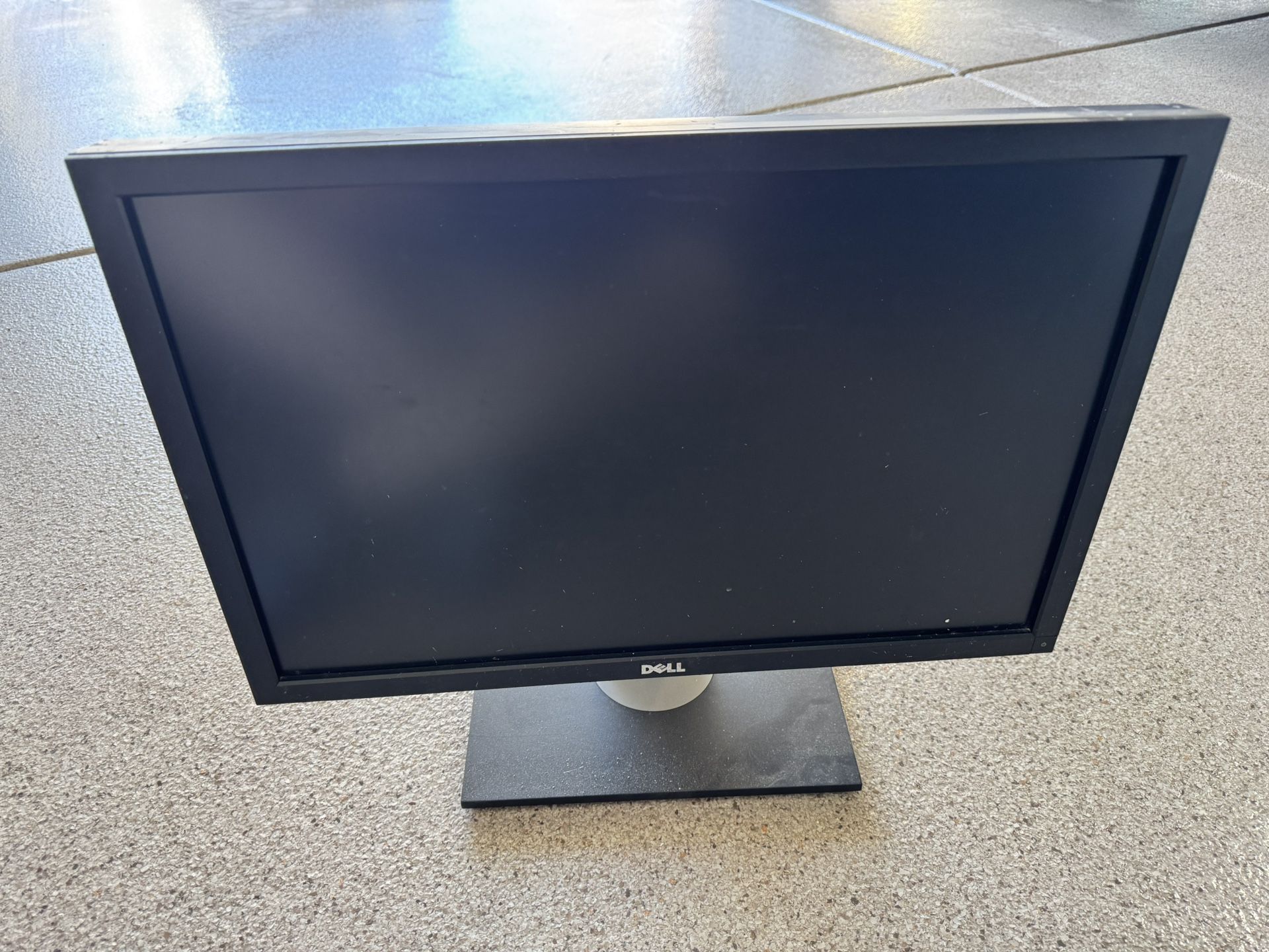 Dell Ultrasharp U2410 24 inch Monitor for Sale in Las Vegas, NV - OfferUp