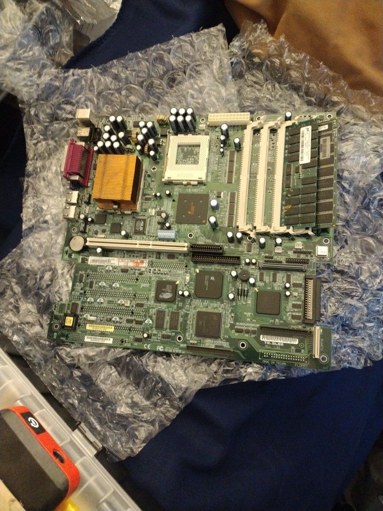 TR-DLSR DUAL SOCKET 370 REV 1.02, 2LaN,V/S/P,SCSI,SHIELD w ASMM-HP REV ...