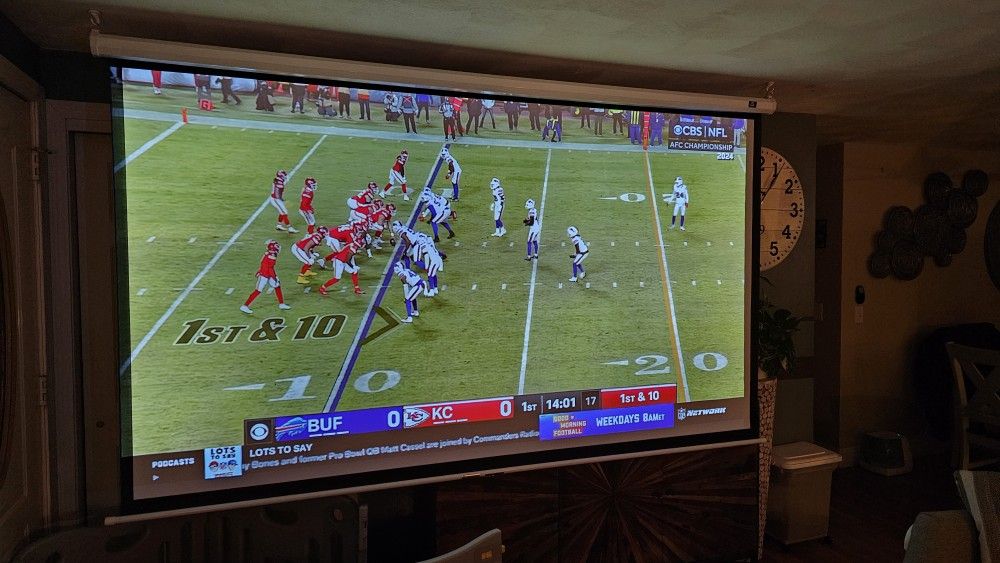 110 Inch Projector Screen 16:9 Ratio for Sale in Coventry, RI - OfferUp