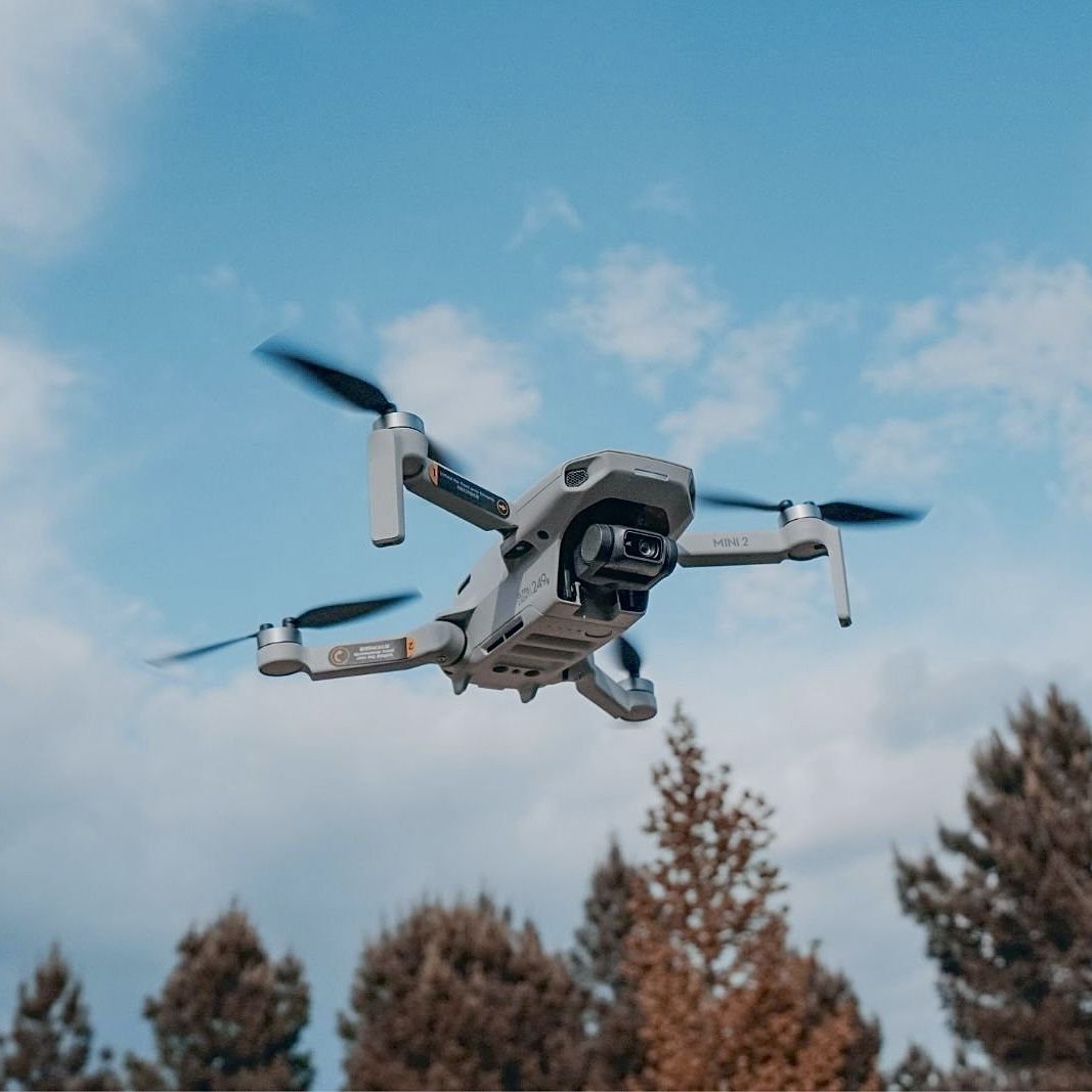 DJI - Mini 2 Fly More Combo Quadcopter with Remote Controller and ...