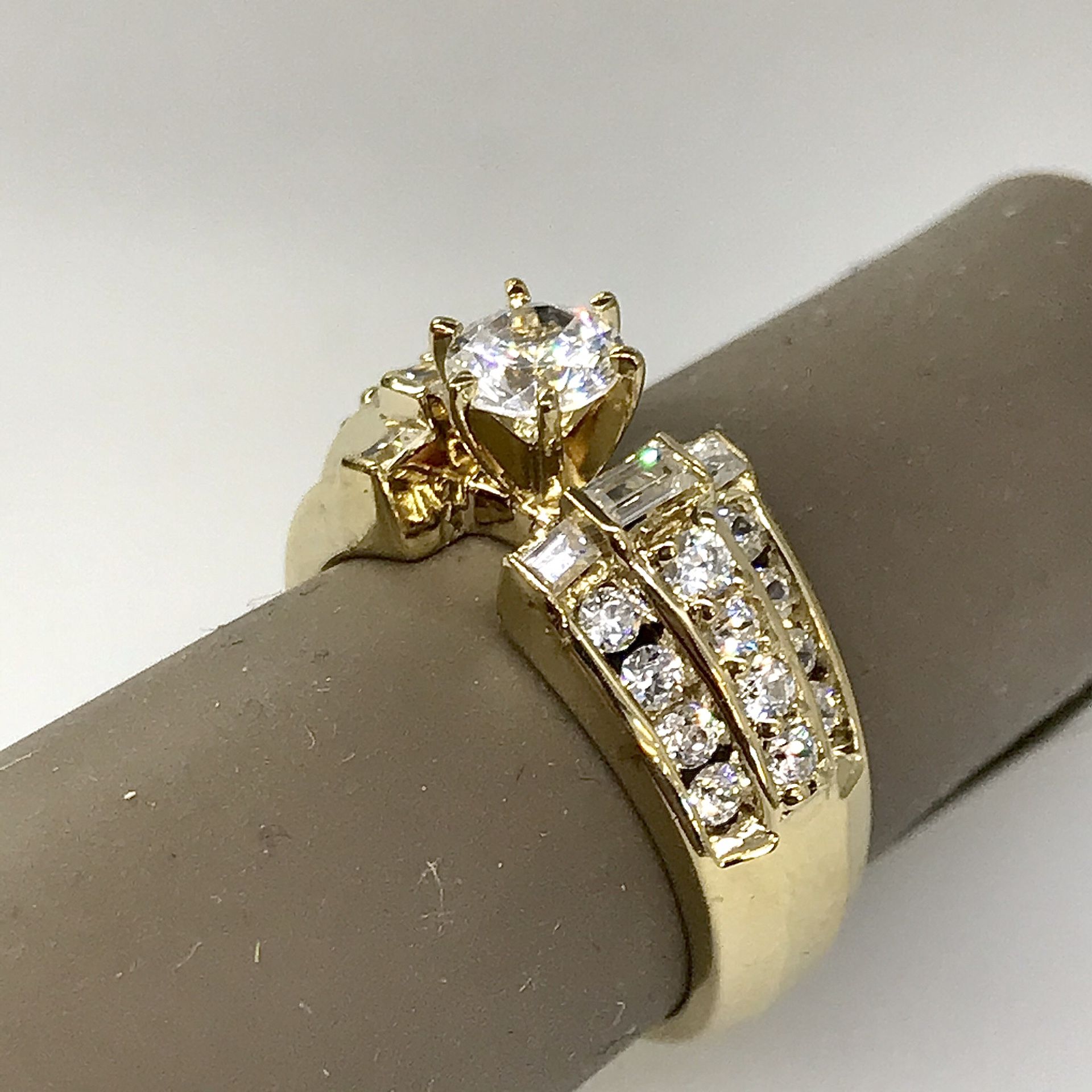 Beautiful Solid 4K Gold & Cubic Zirconia Engagement Wedding Ring Sz #5. ...
