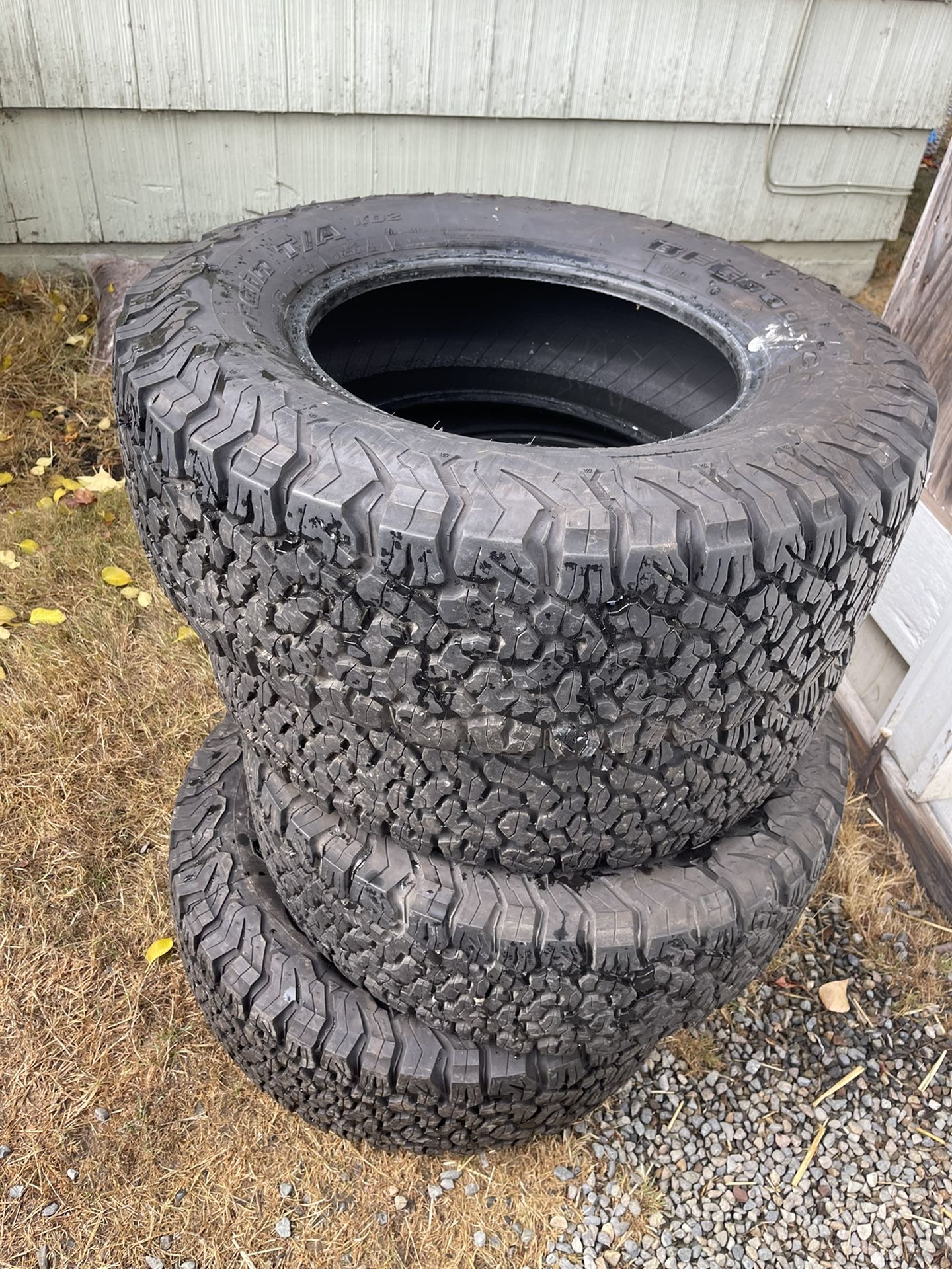 Bf Goodrich KO2 265/70/17 for Sale in Seattle, WA - OfferUp