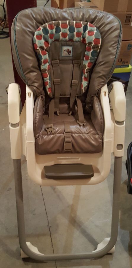 Graco TableFit High Chair - Happy Hedgehog for Sale in Sherwood, OR ...