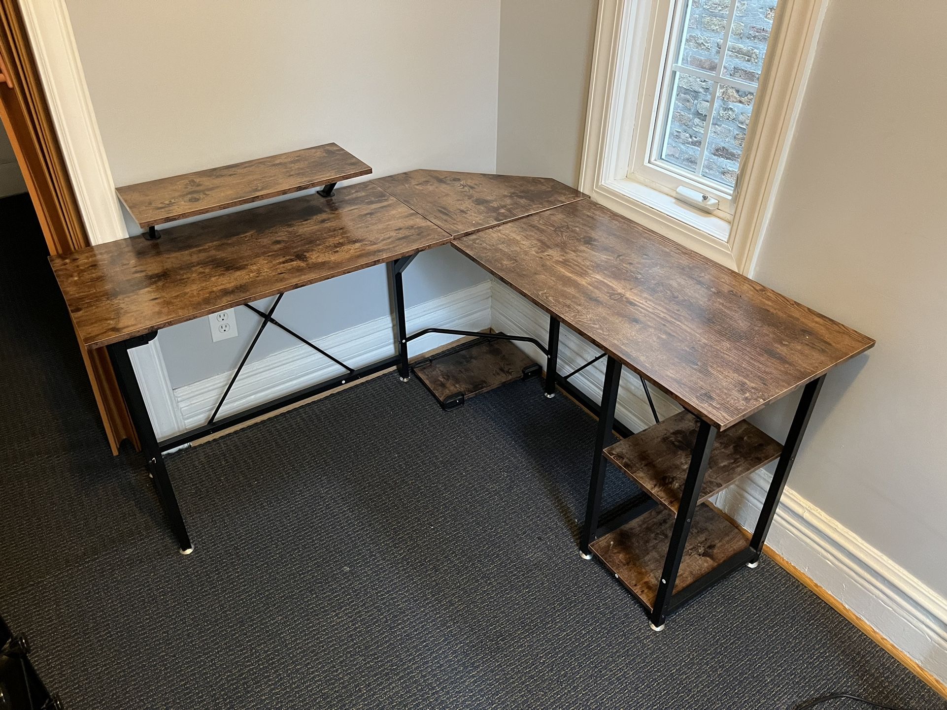 Computer Desk for Sale in Chicago, IL - OfferUp