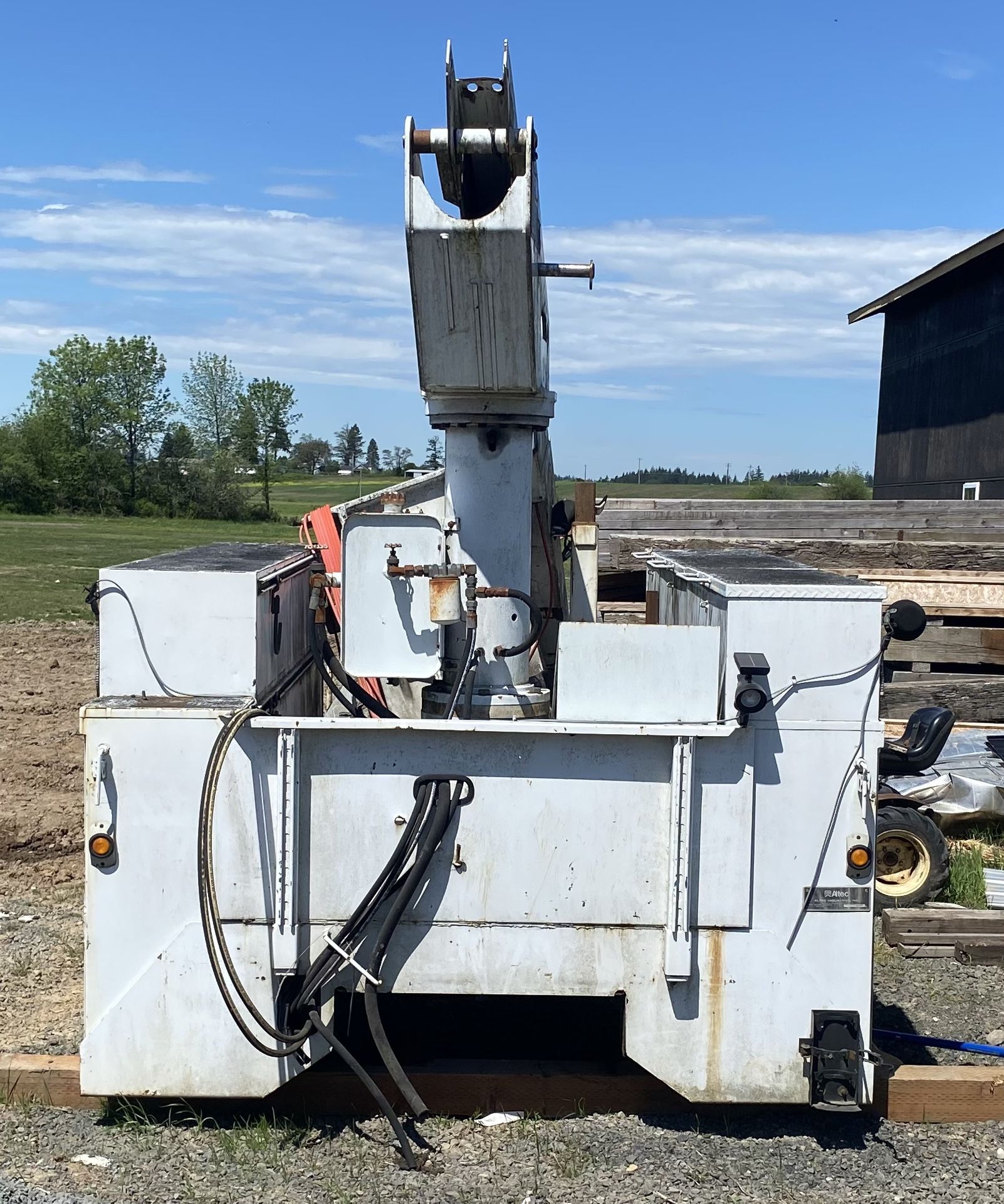 Altec Bucket Truck Bed for Sale in Toledo, WA - OfferUp