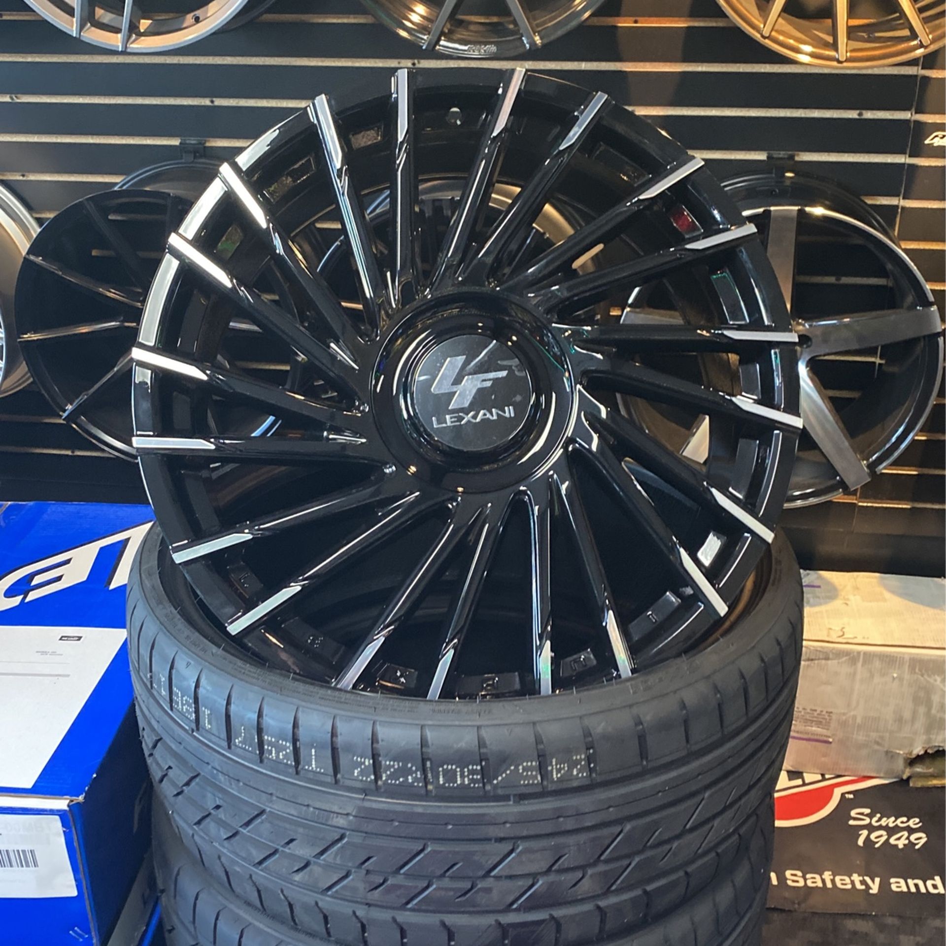 Lexani Wraiths With XL Cap for Sale in Chicago, IL - OfferUp