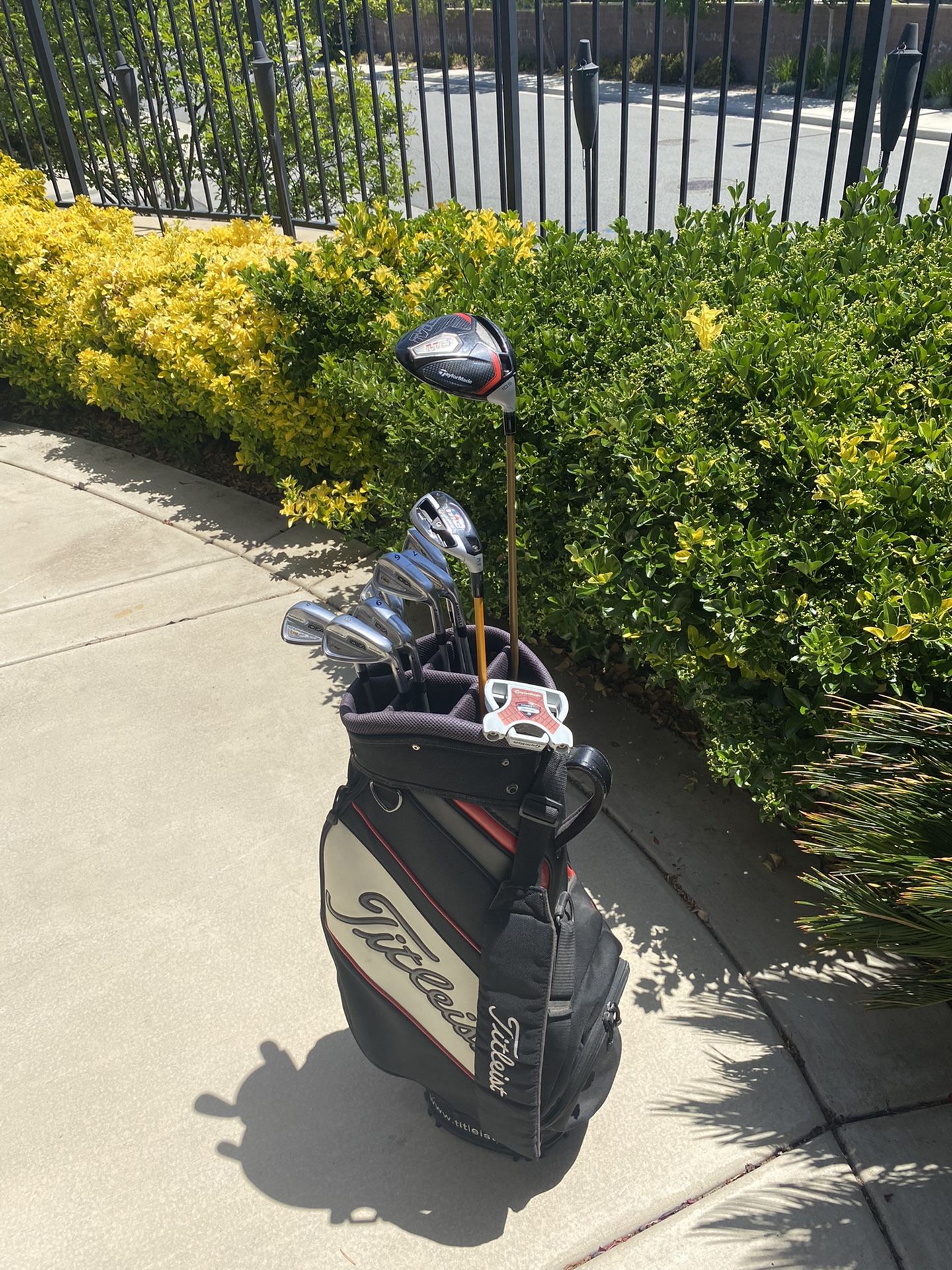 FULL TAYLORMADE TITLEIST ADAMS GOLF SET**TAYLORMADE M6 DRIVER M3 HYBRID ...