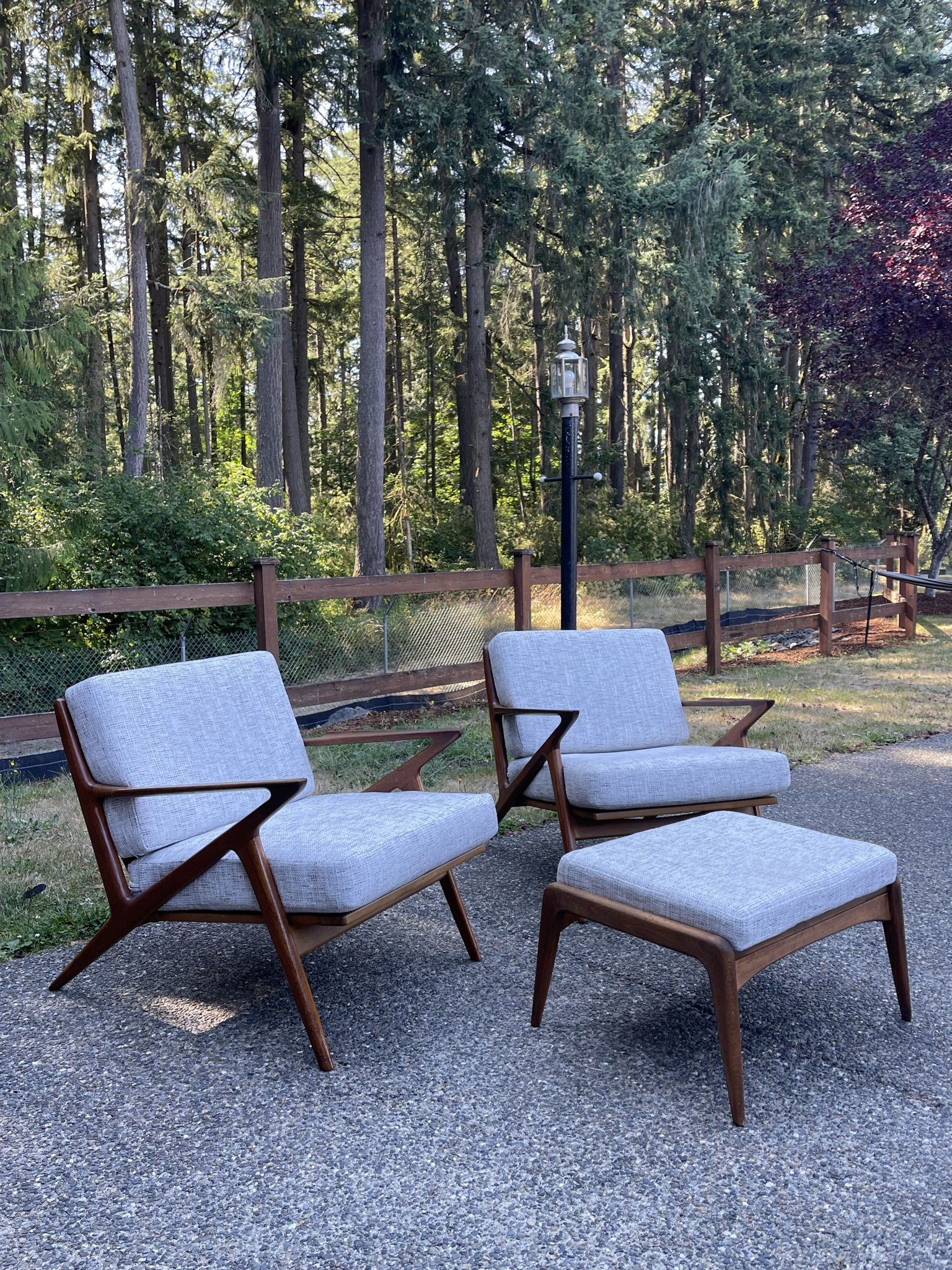 Mid Century Modern PAIR OF SELIG Z CHAIRS AND OTTOMAN BY POUL JENSEN ...