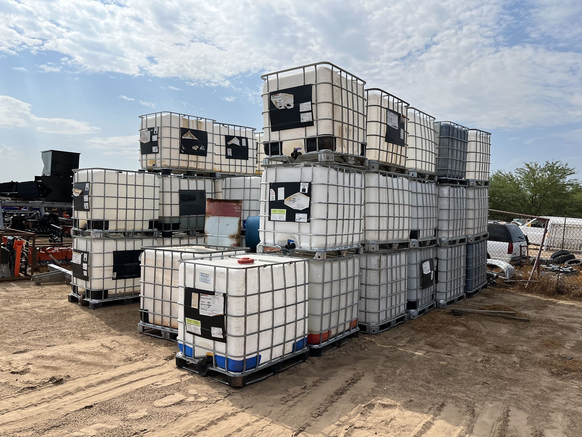Ibc Water Totes for Sale in Glendale, AZ - OfferUp