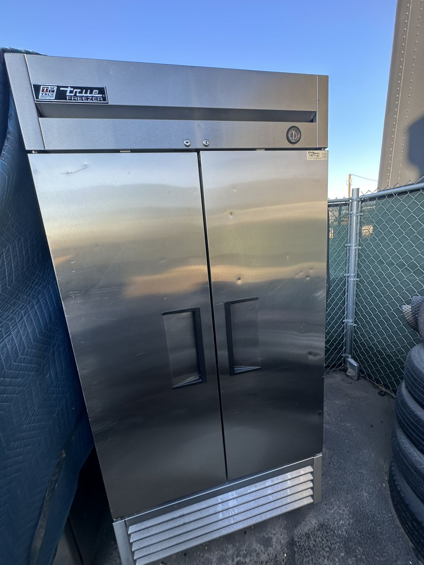 TRUE COMMERCIAL FREEZER for Sale in Las Vegas, NV - OfferUp