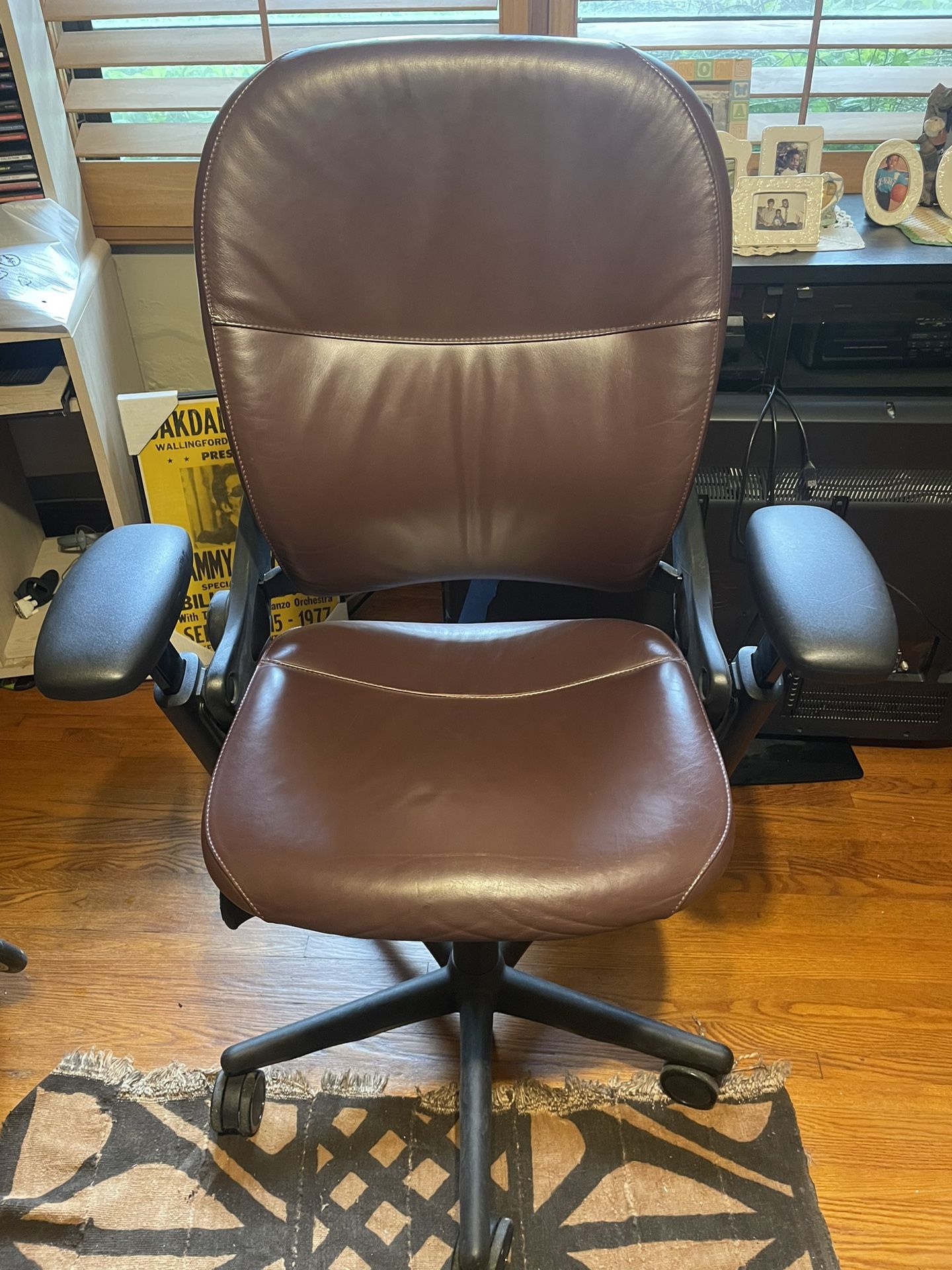 Steelcase Leap V1 Office Chair for Sale in Miami, FL - OfferUp