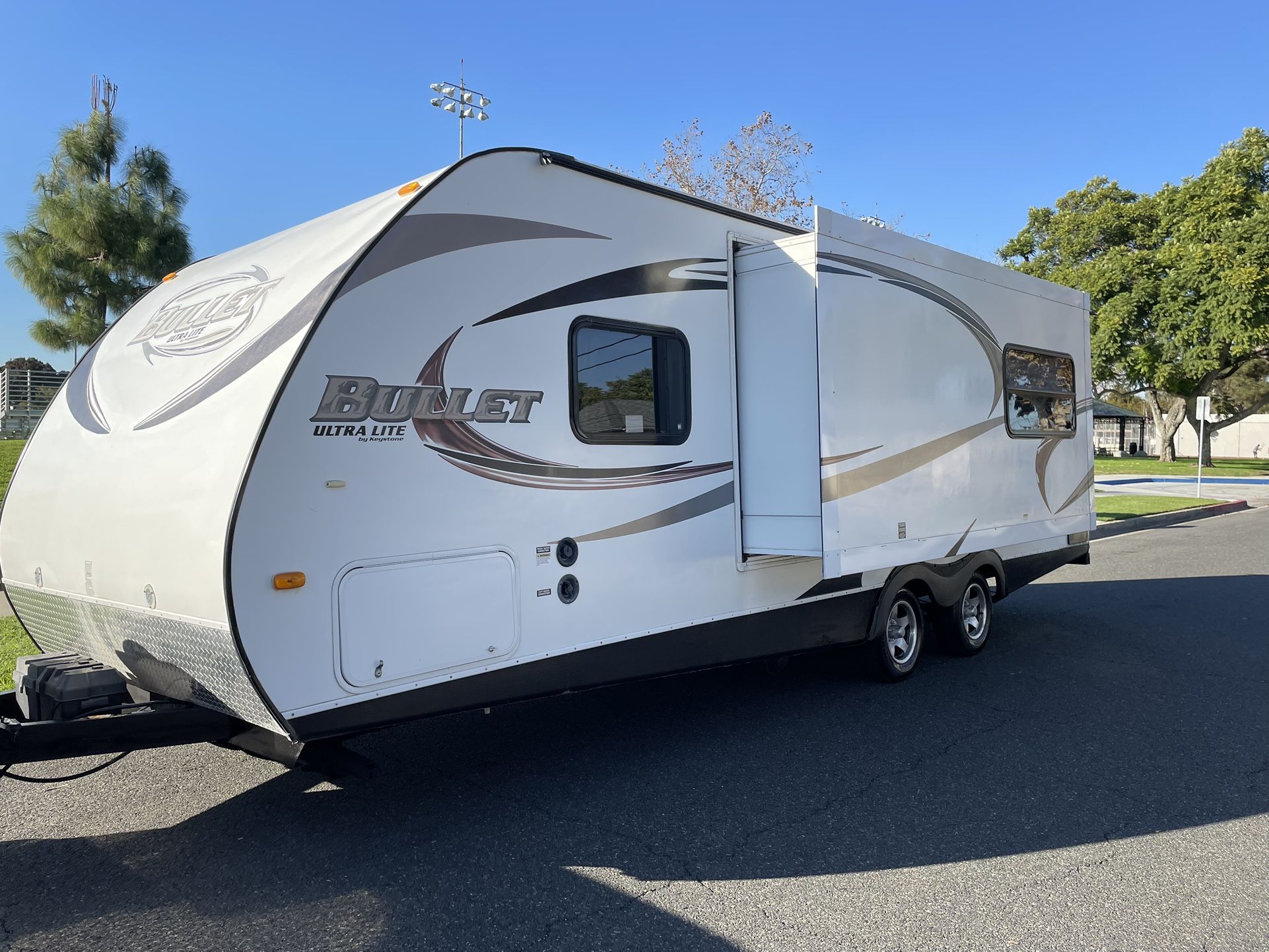 2014 Keystone bullet ultralight travel trailer Model 248RKS for Sale in ...