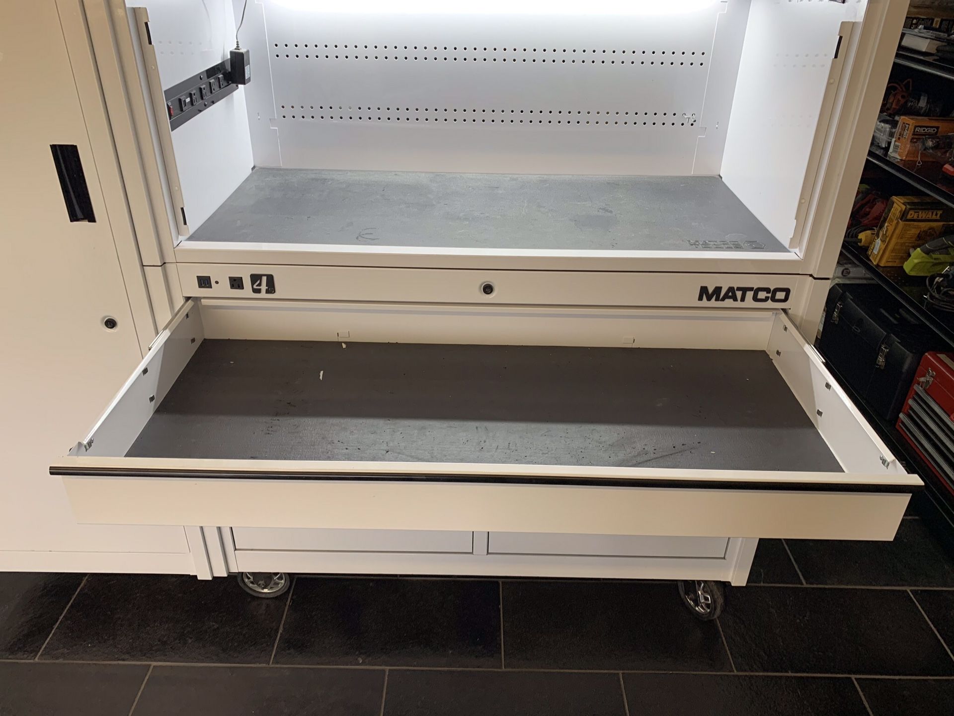 MATCO Tools Box 4225THU (4s 2Bay 25” Tall Hutch); 4225RP (4s 2Bay 25 ...