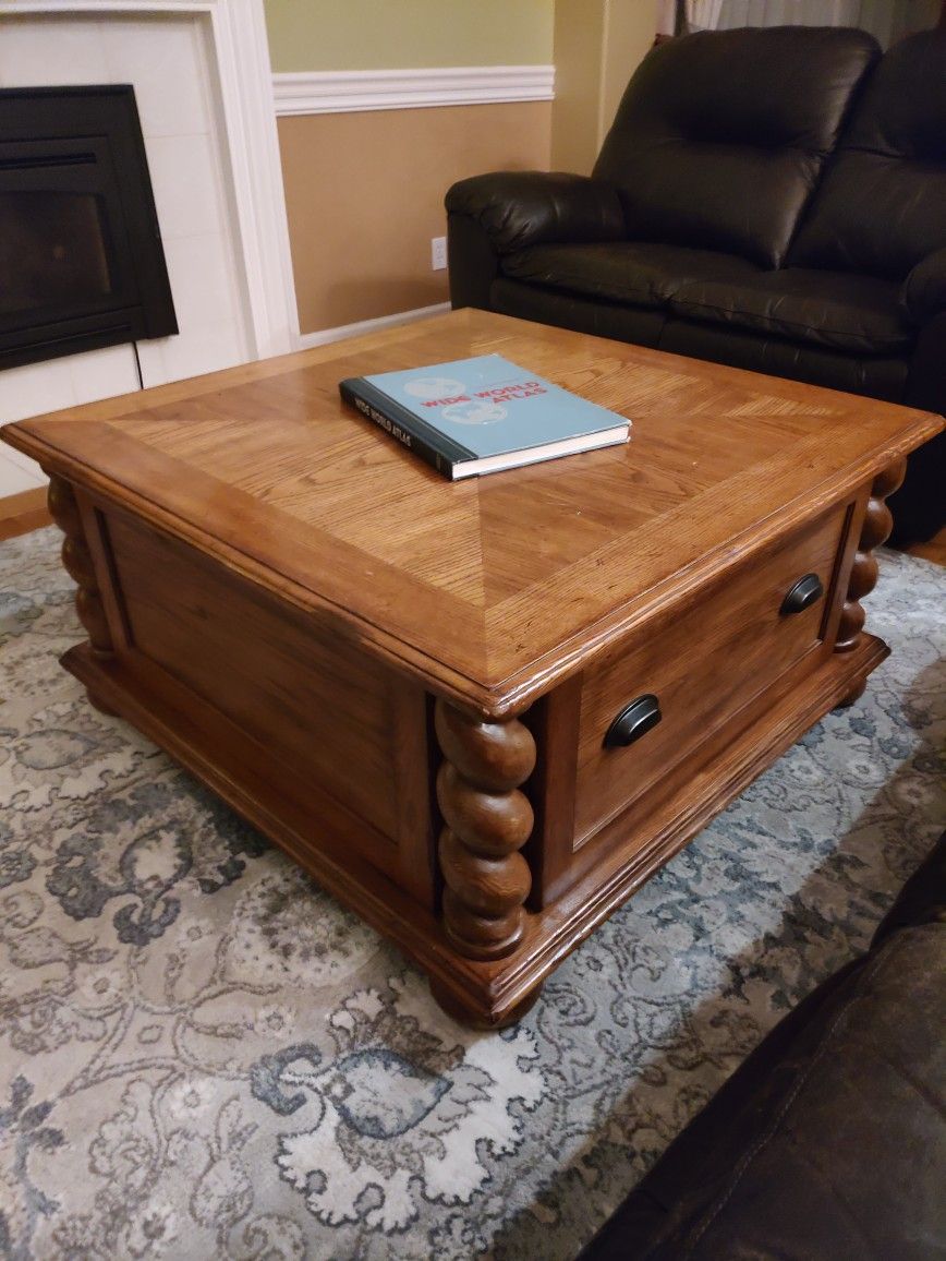 Eddie Bauer For Lane Coffee Table for Sale in Redmond, WA - OfferUp