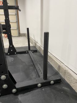 Rogue SML-2 Squat Rack for Sale in San Diego, CA - OfferUp