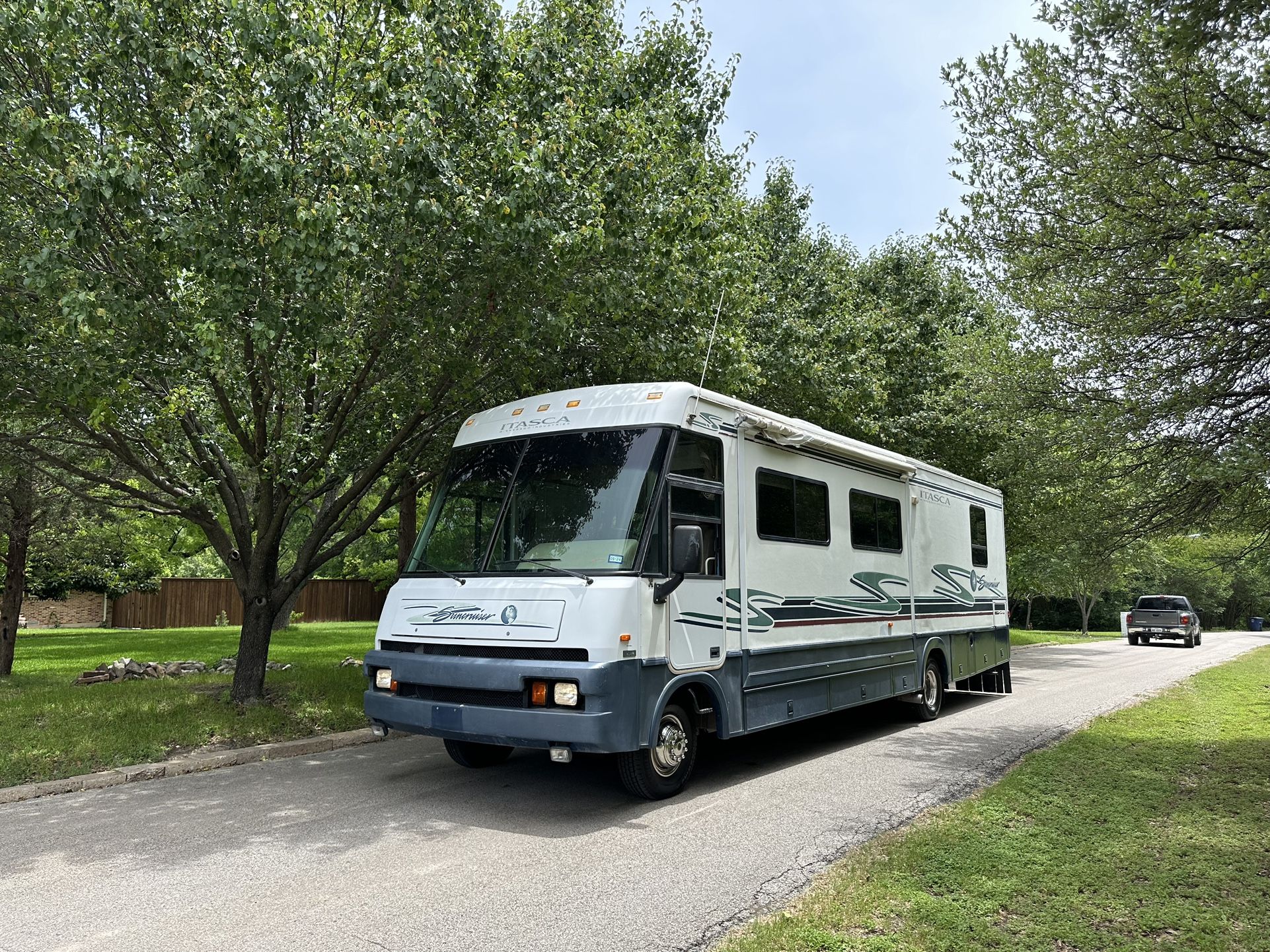 1997 Ford 530 Super Duty Sunriser! for Sale in Duncanville, TX - OfferUp