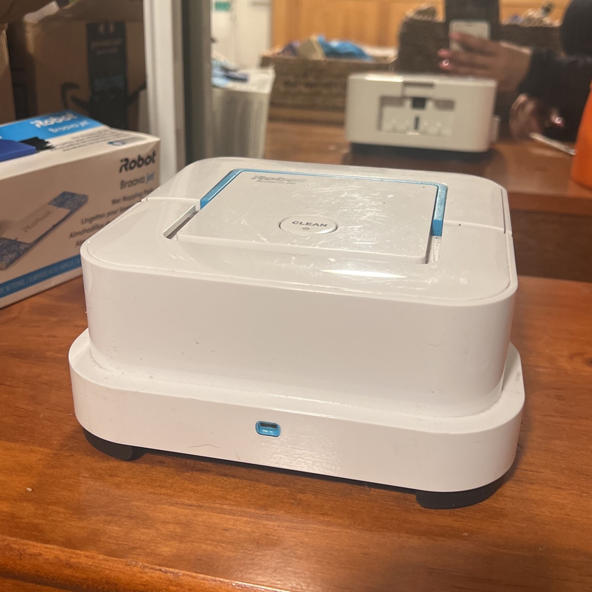 IRobot Brava Jet Mop W/ 7 Mopping Pads for Sale in Spanaway, WA - OfferUp