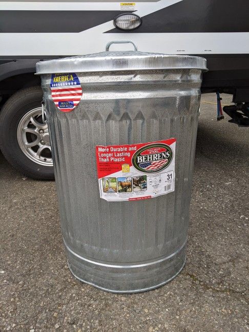 Trash Can With Lid 31-Gallon Galvanized Steel - 21in. Dia. × 29.75in.H ...
