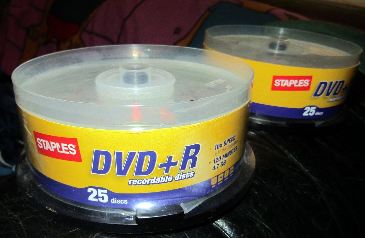 25 Staples DVD+R Recordable Discs 4.7 GB NEW for Sale in Miami, FL ...