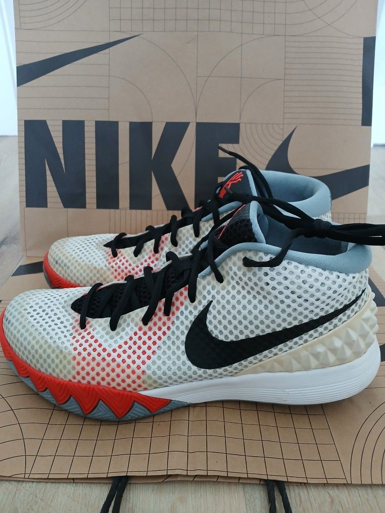 Nike Kyrie 1 Home Men's Size 9 for Sale in Anaheim, CA - OfferUp