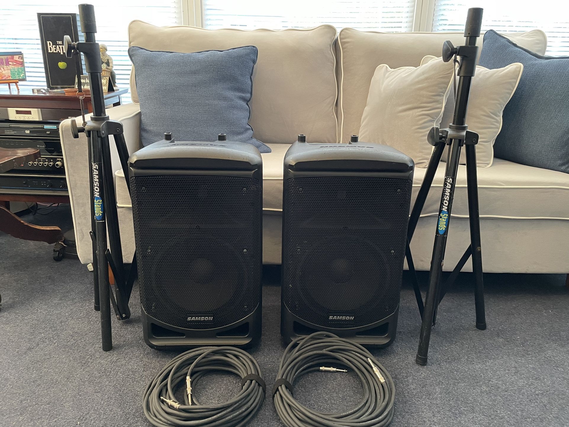 Samson Expedition XP1000 Portable Bluetooth 1000 Watt PA System for ...