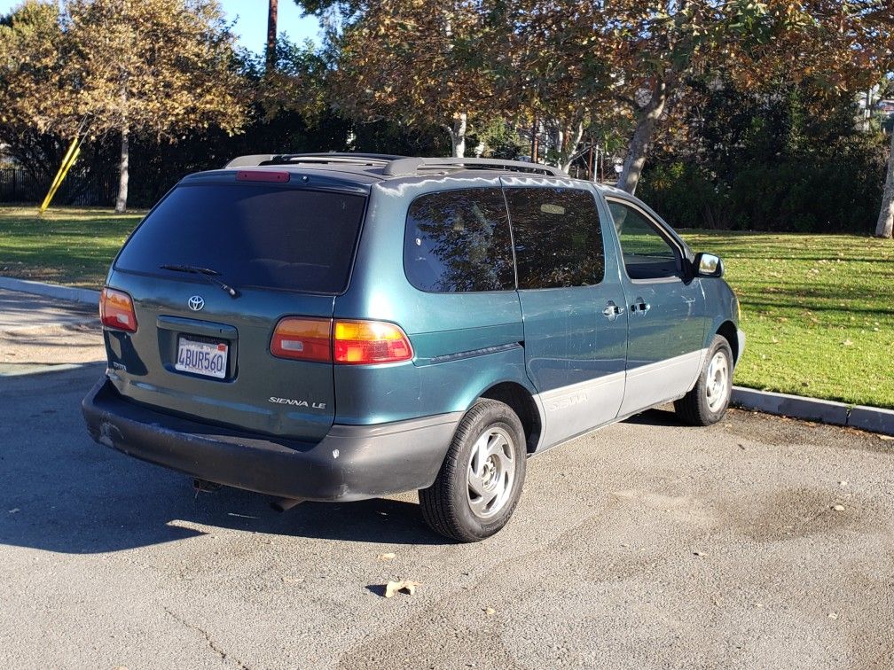 1998 Toyota Sienna Van For Sale