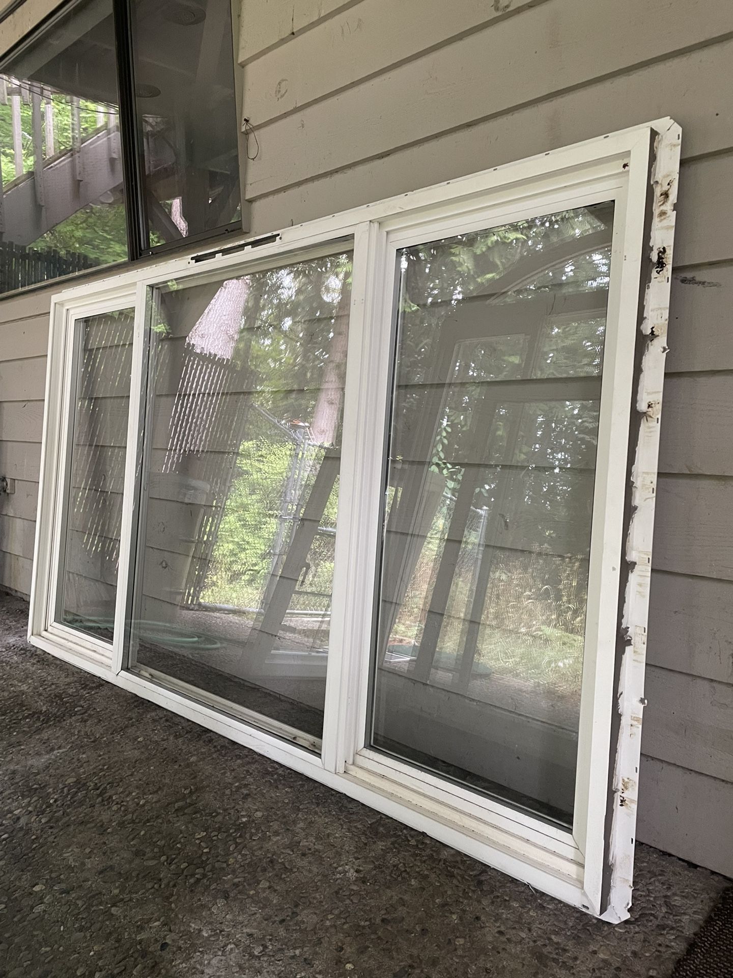 Preowned Vinyl Windows ($100 or Less) for Sale in Woodinville, WA - OfferUp